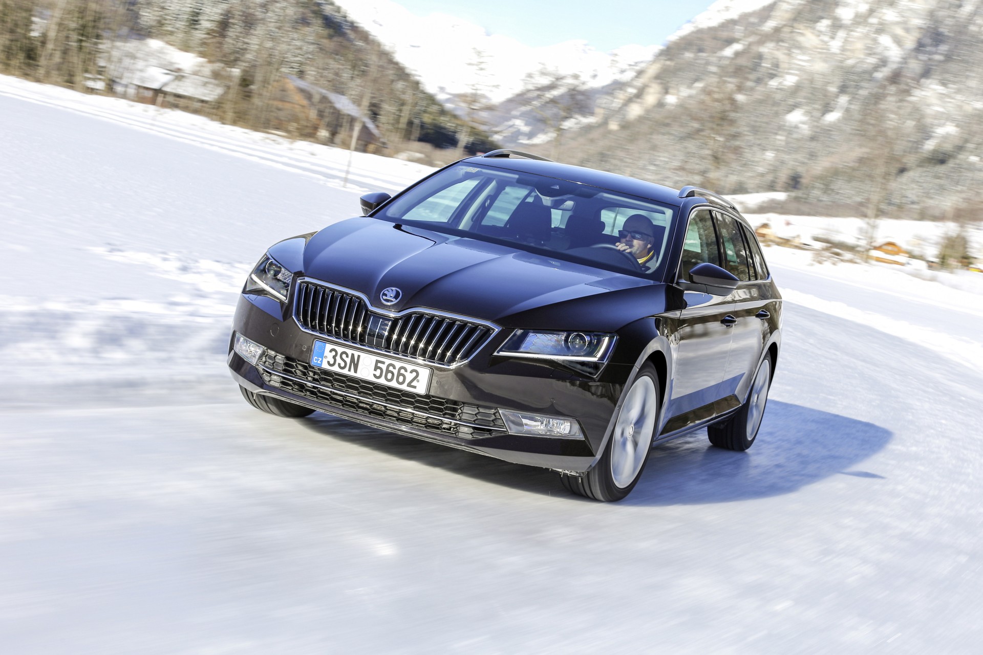 ŠKODA Superb Combi 4×4 - Škoda Storyboard