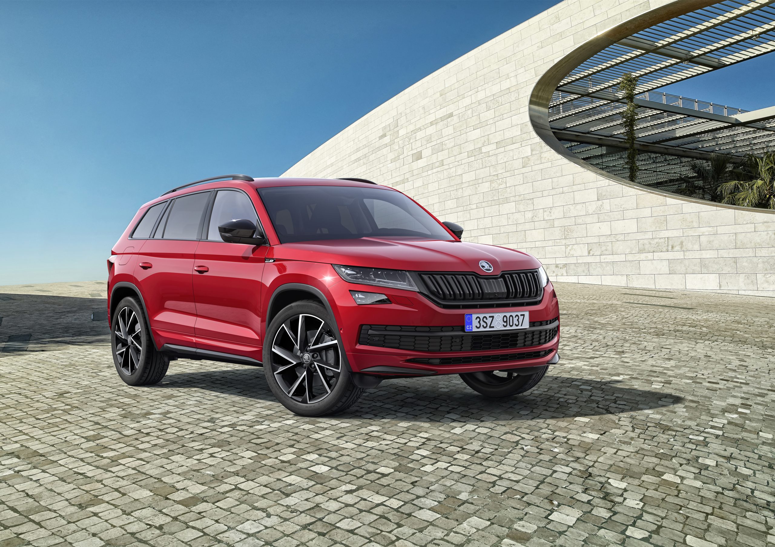ŠKODA KODIAQ SPORTLINE and ŠKODA KODIAQ SCOUT at the IAA 2017 - Škoda ...