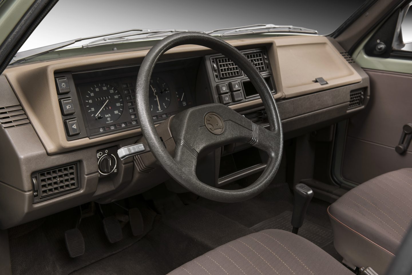 ŠKODA FAVORIT: Entering an era of success 30 years ago - Škoda Storyboard