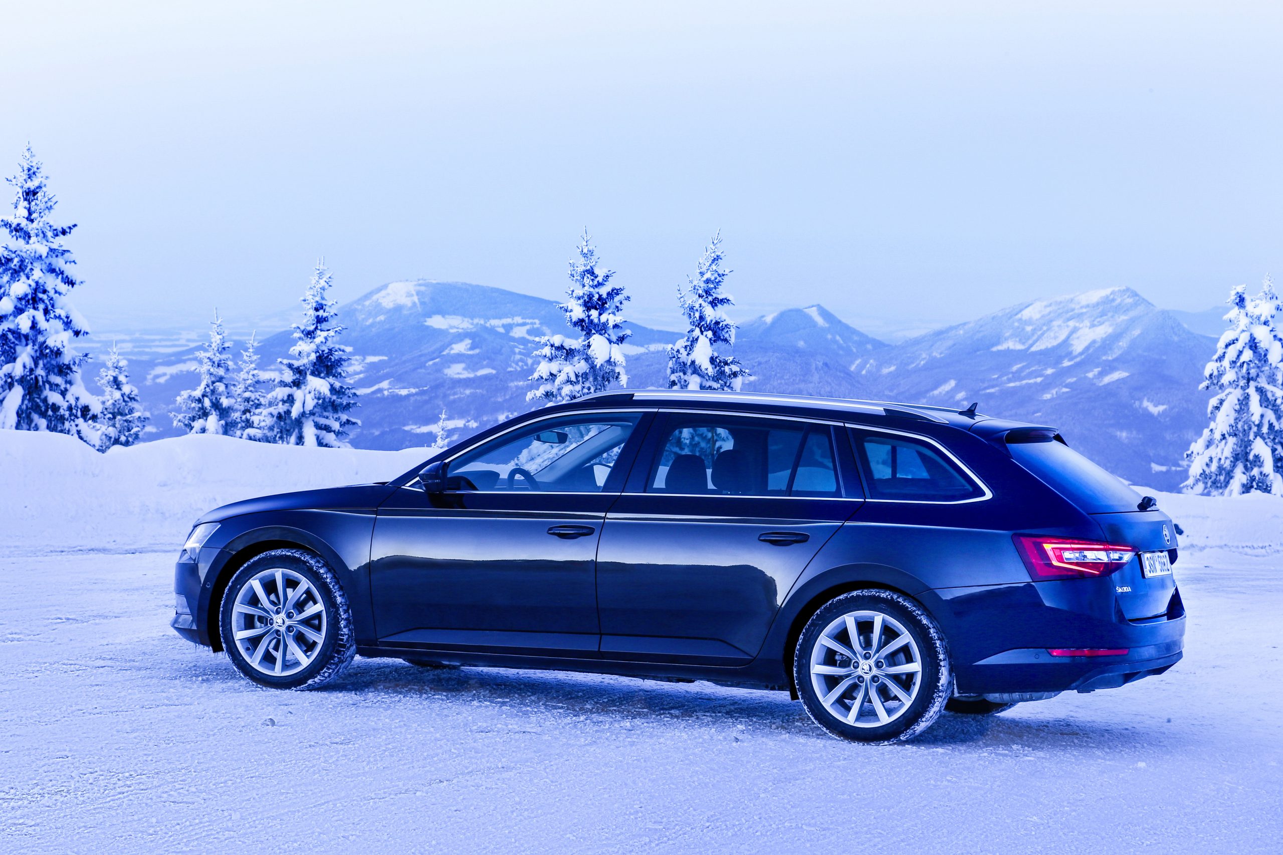 ŠKODA SUPERB COMBI 4×4 - Škoda Storyboard