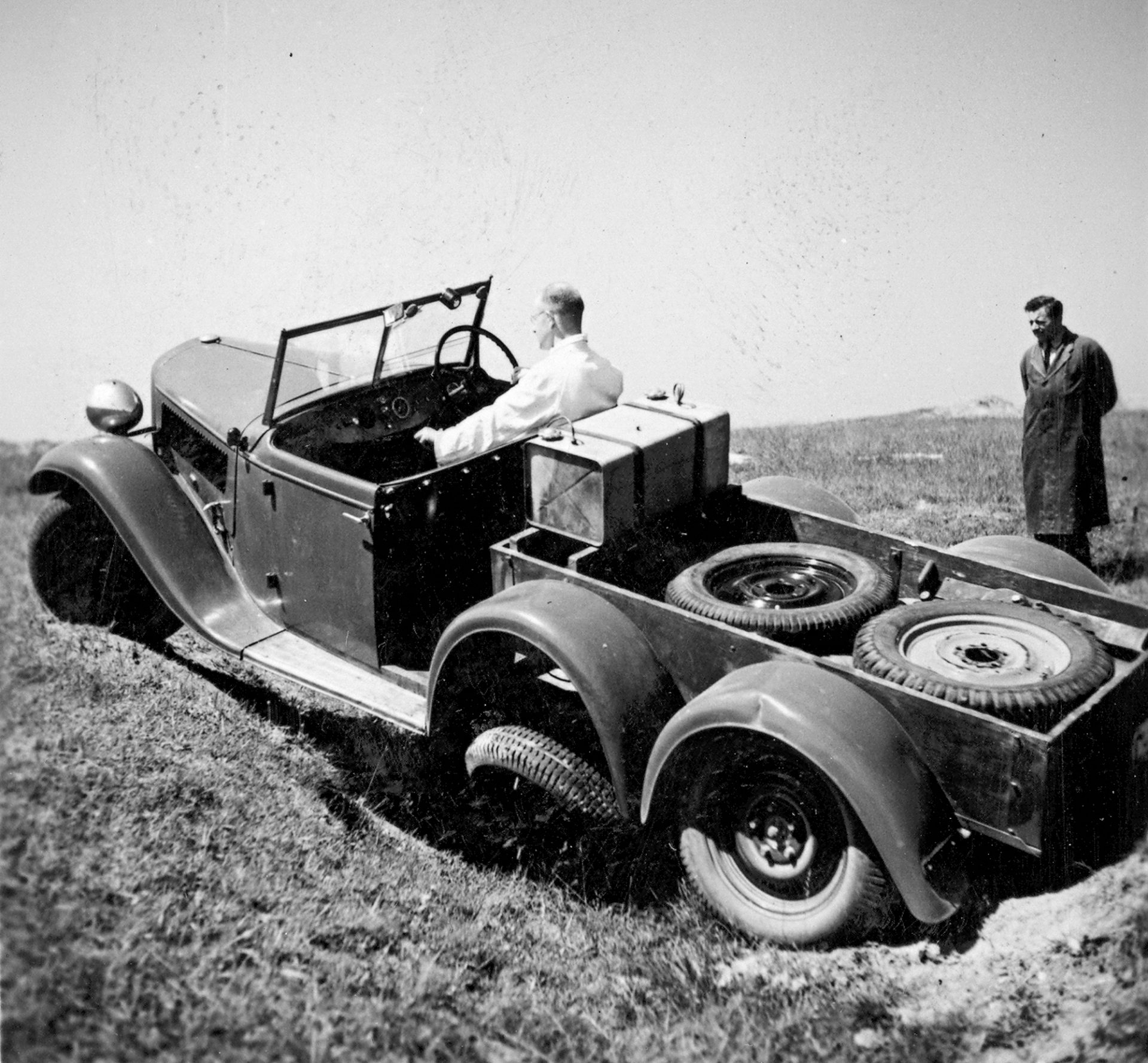 První kilometry v první republice: Automobily ŠKODA ve službách ...