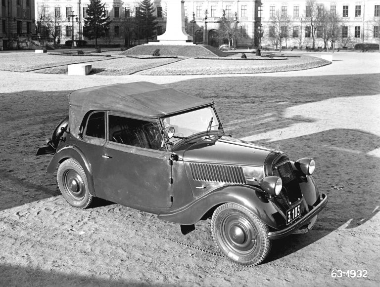 První kilometry v první republice: Automobily ŠKODA ve službách ...