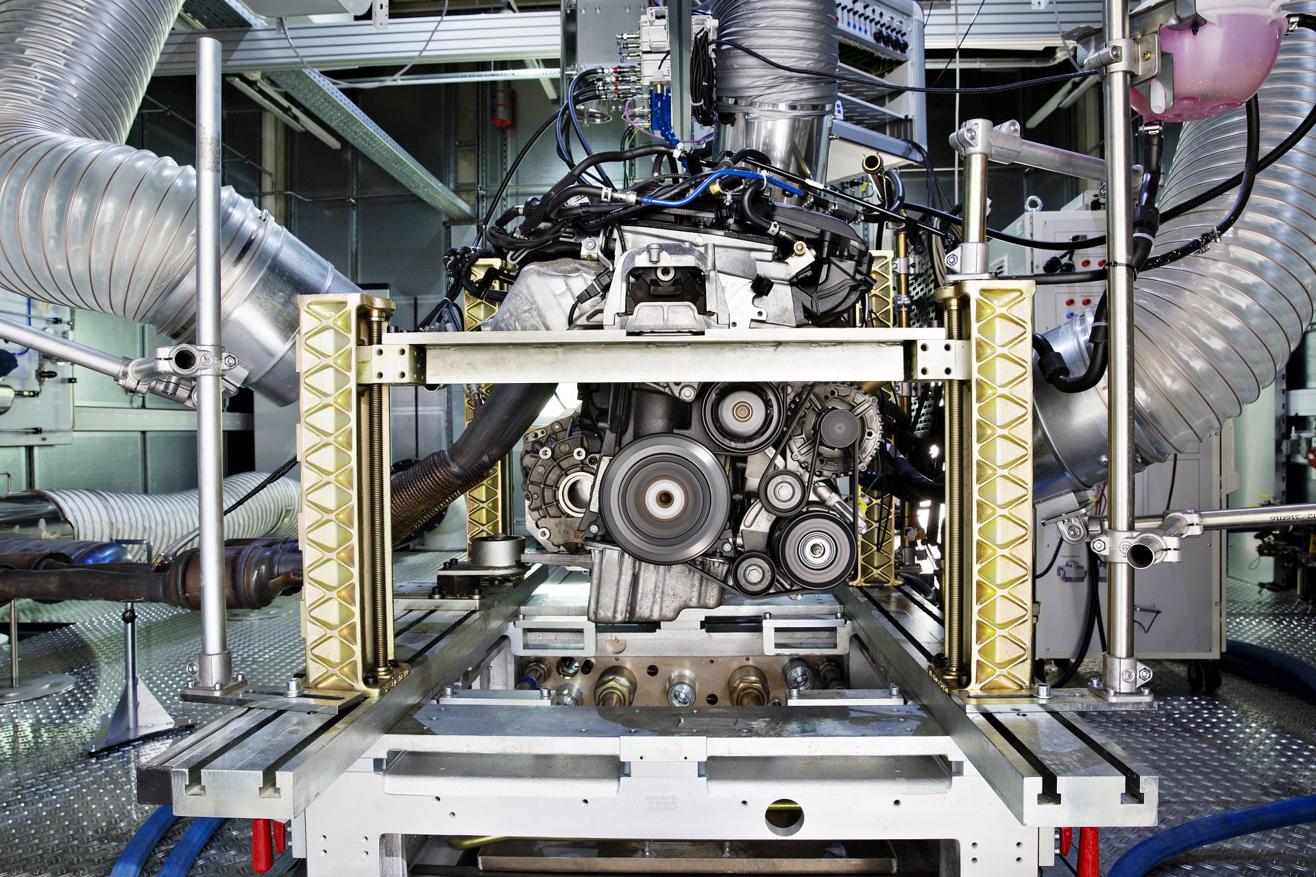 Behind the scenes: How engines are tested - Škoda Storyboard