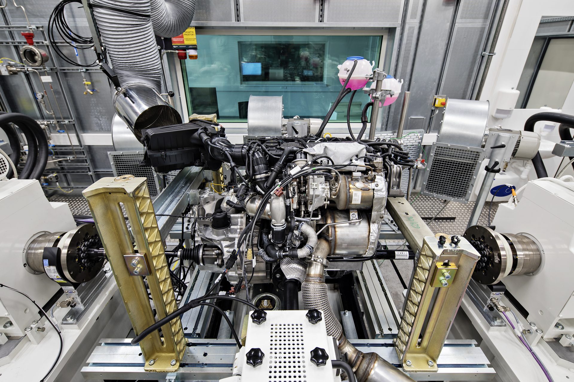 Behind the scenes: How engines are tested - Škoda Storyboard