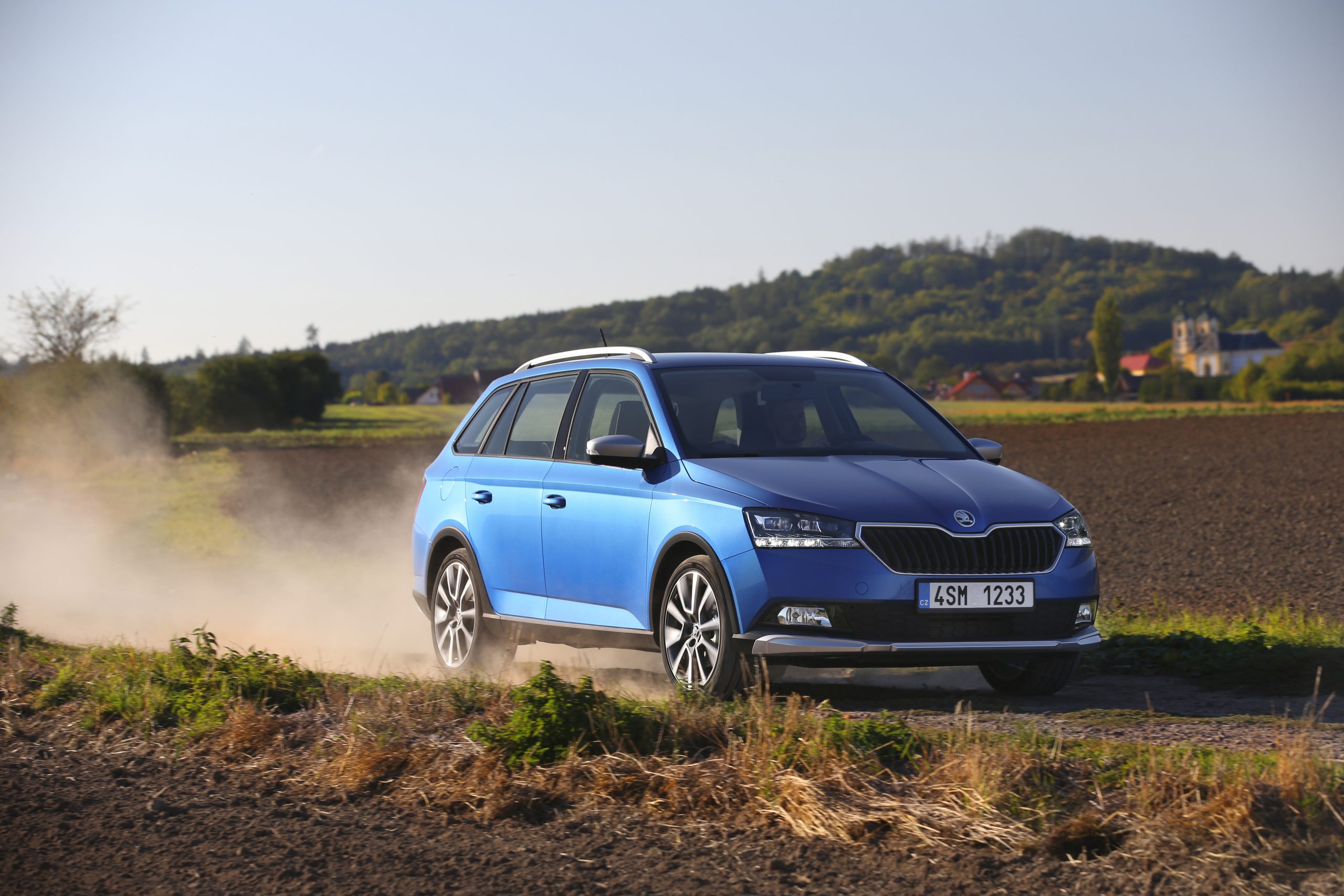 ŠKODA FABIA COMBI SCOUTLINE – robust sporting style with off-road looks ...