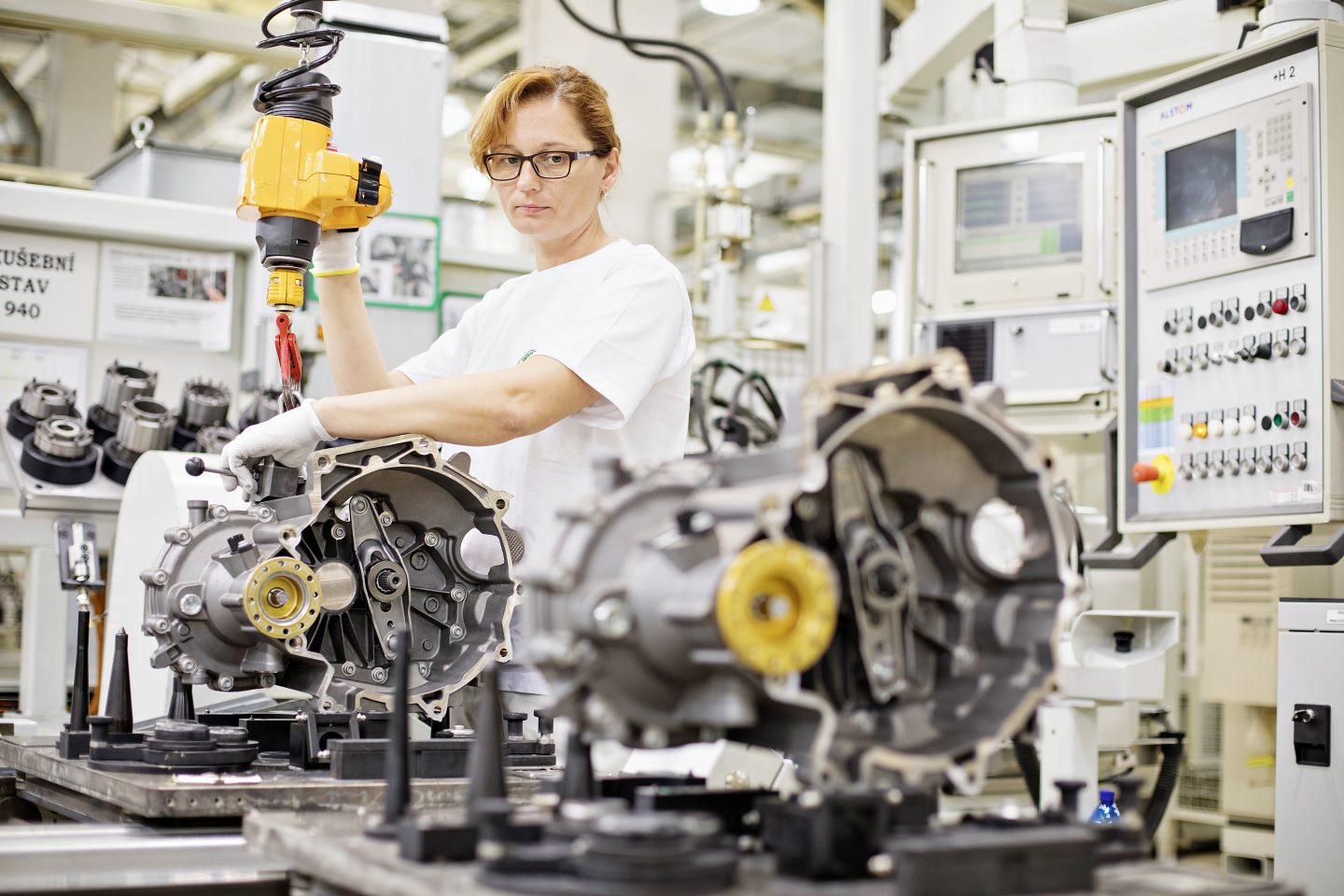 ŠKODA AUTO produziert siebenmillionstes MQ 200-Getriebe in Mladá ...