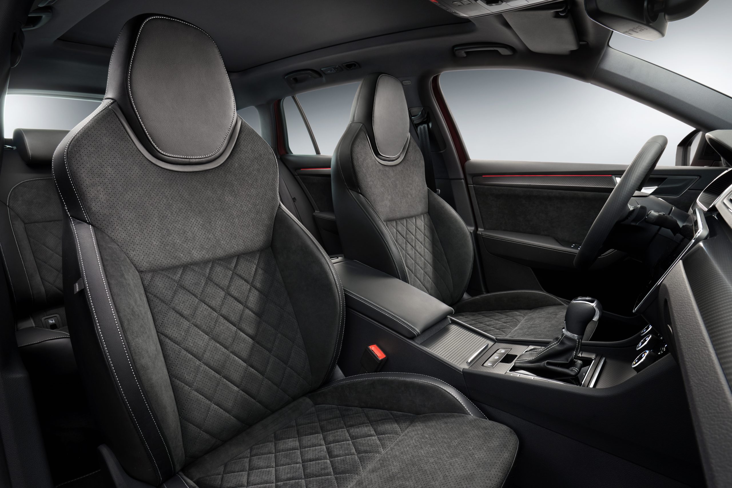 ŠKODA SUPERB SPORTLINE - Škoda Storyboard