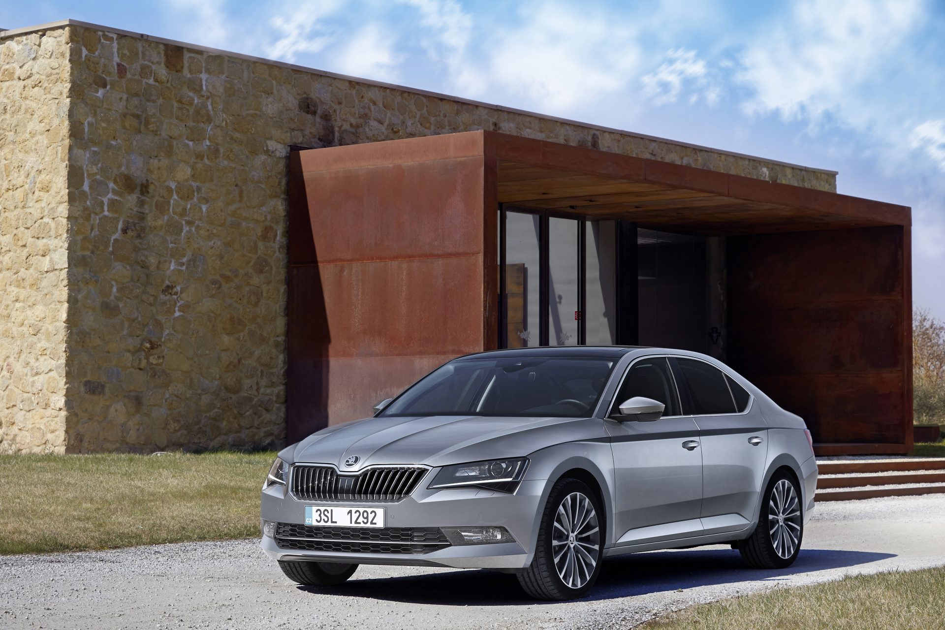 History: Tracing the Škoda Superb from its 1930s origins to its ...