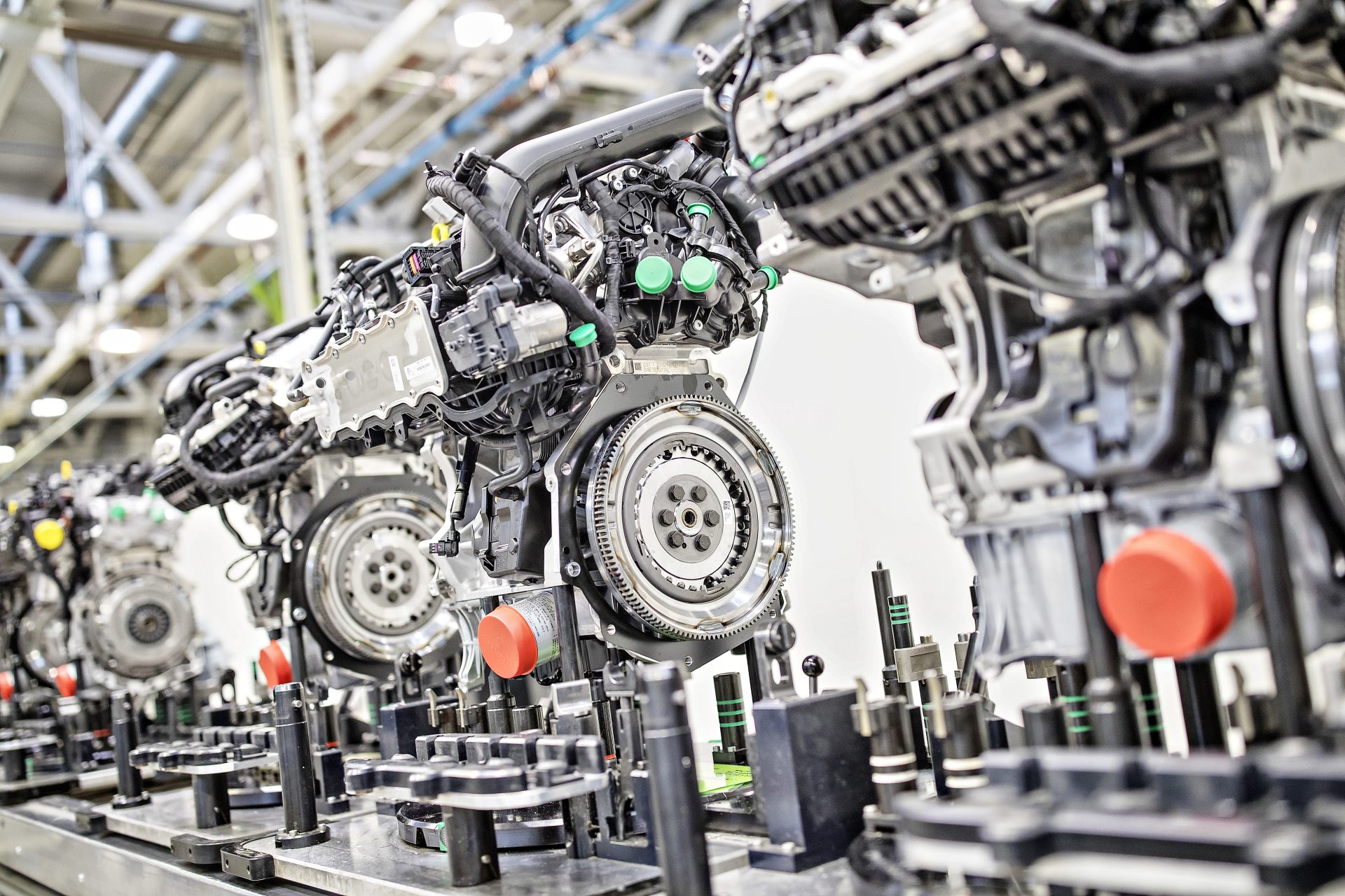 Production milestone reached in Mladá Boleslav: ŠKODA AUTO manufactures 2,500,000th EA211 engine ...