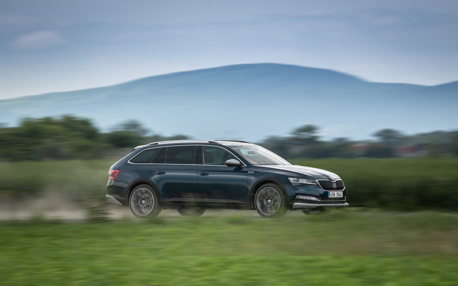 ŠKODA SUPERB SCOUT - Škoda Storyboard