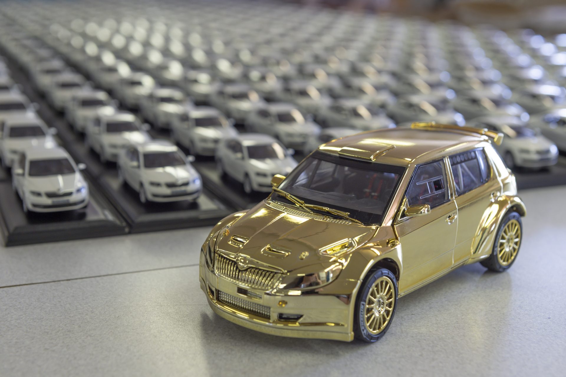A unique look at how ŠKODA model cars are made - Škoda Storyboard