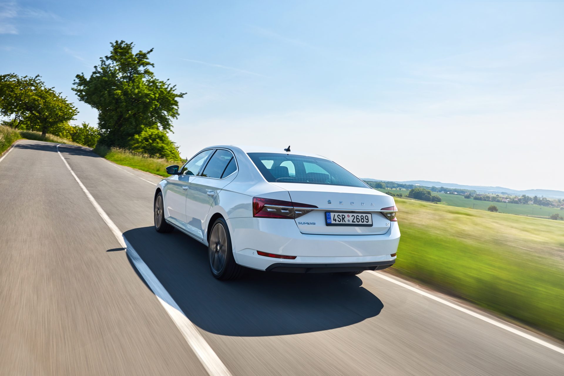 ŠKODA SUPERB iV: the first ŠKODA plug-in hybrid - Škoda Storyboard