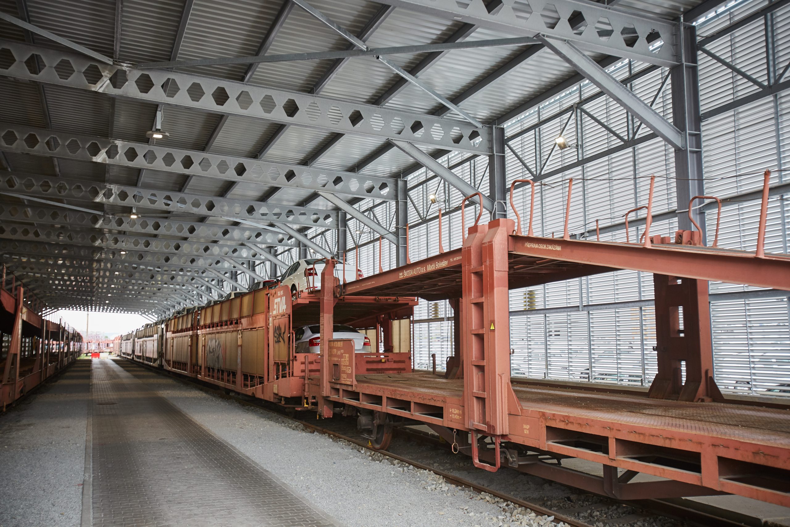 A train is arriving at platform one... - Škoda Storyboard