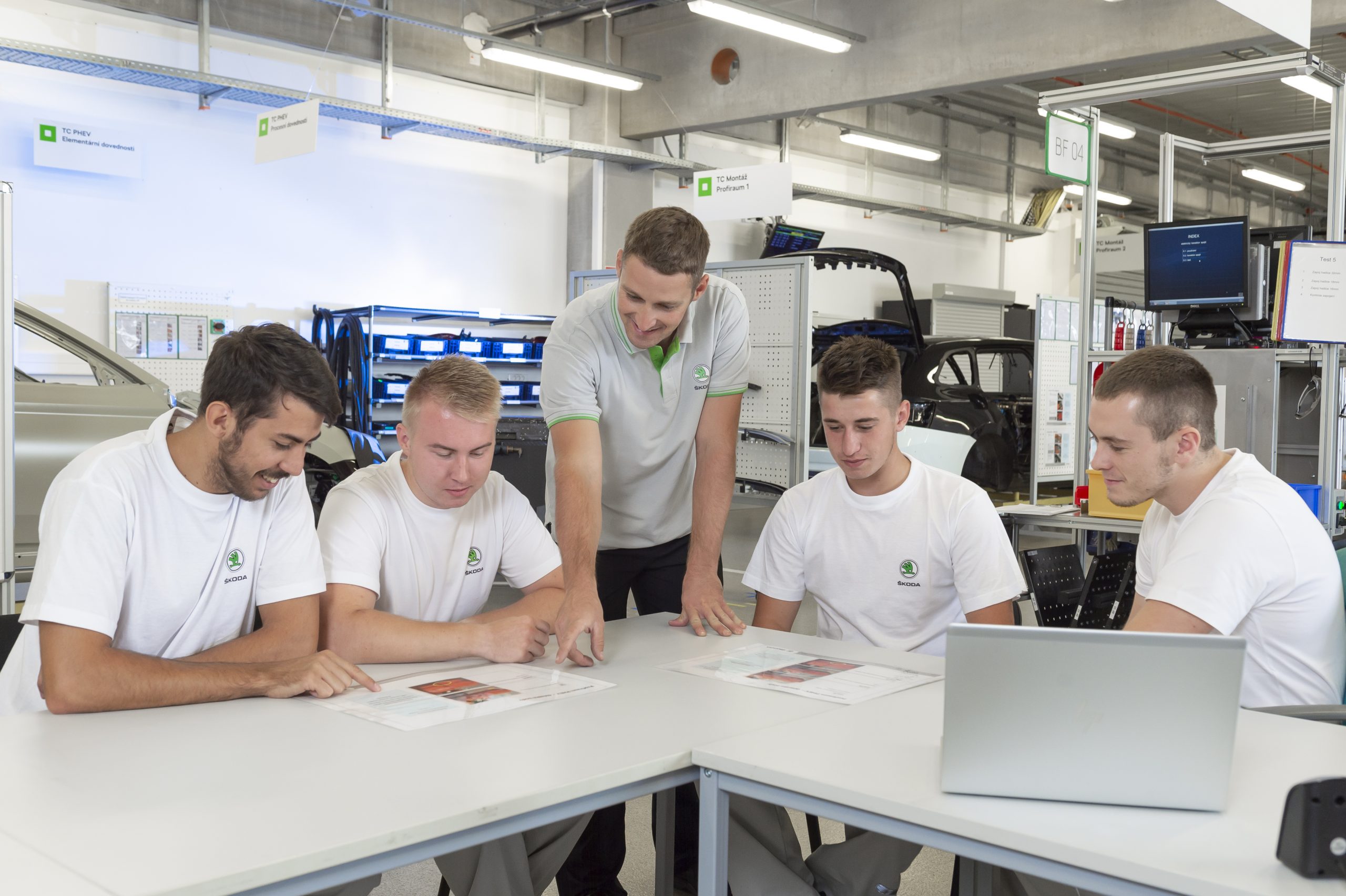 Learning How to Breathe Life into a Hybrid Car - Škoda Storyboard