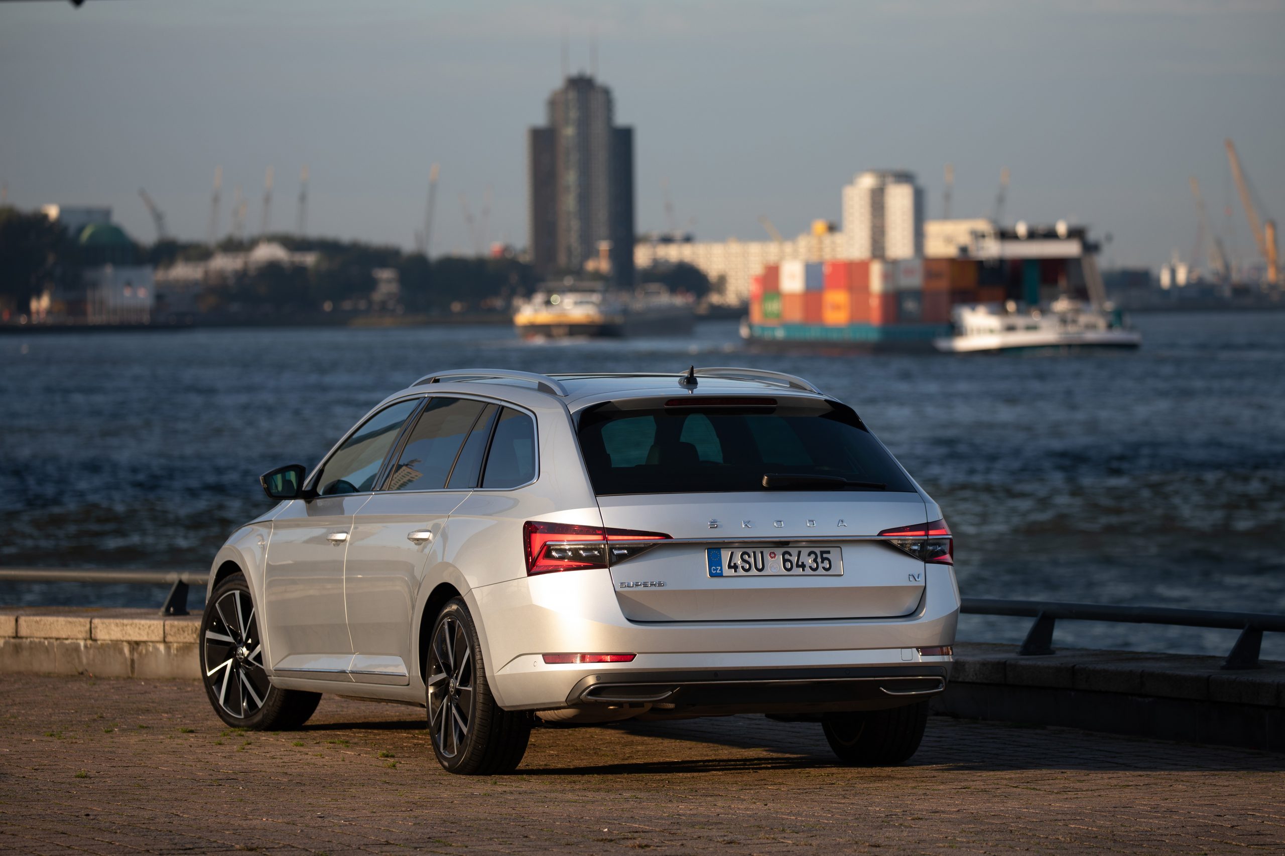 ŠKODA SUPERB COMBI iV - Škoda Storyboard