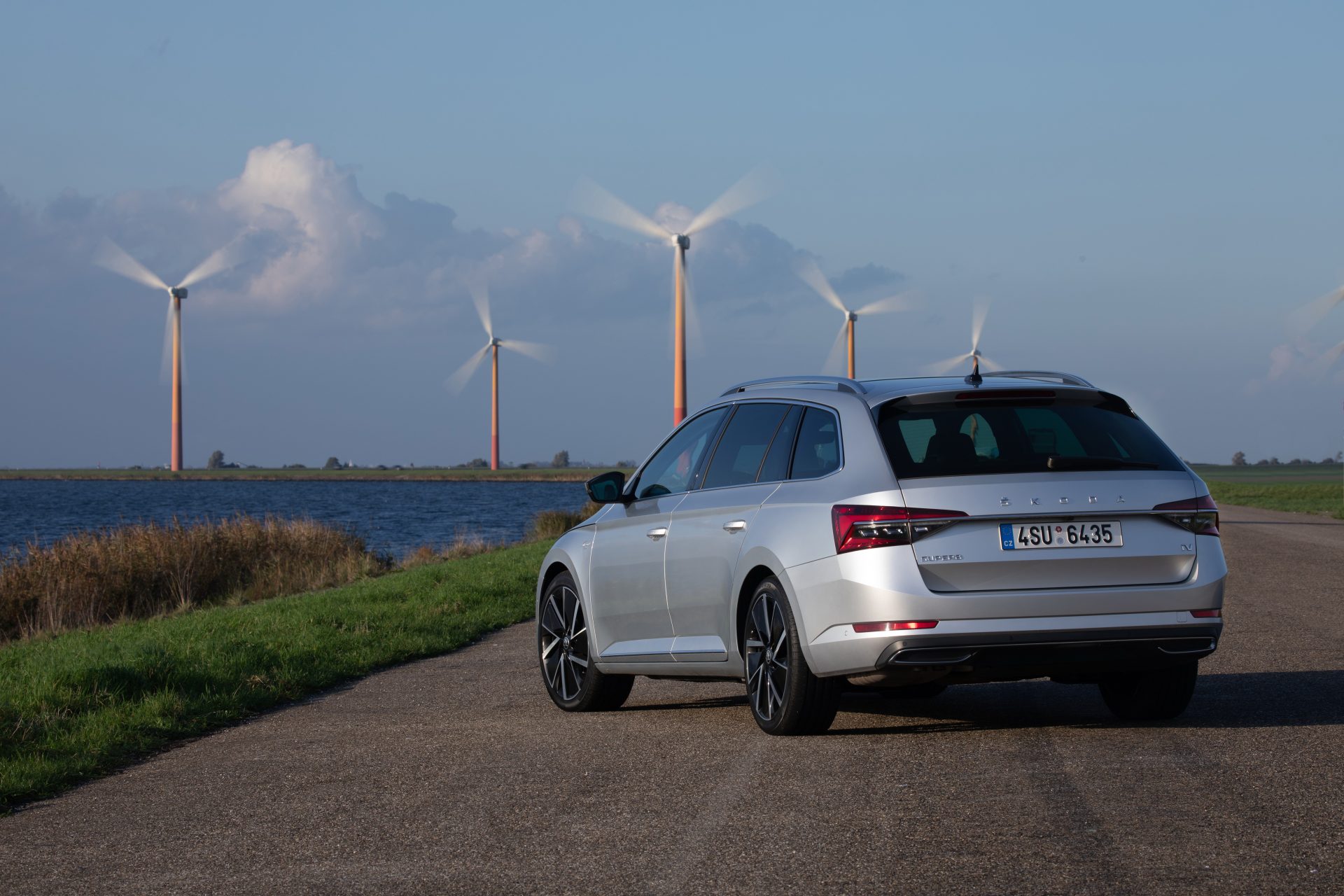 ŠKODA SUPERB COMBI iV - Škoda Storyboard