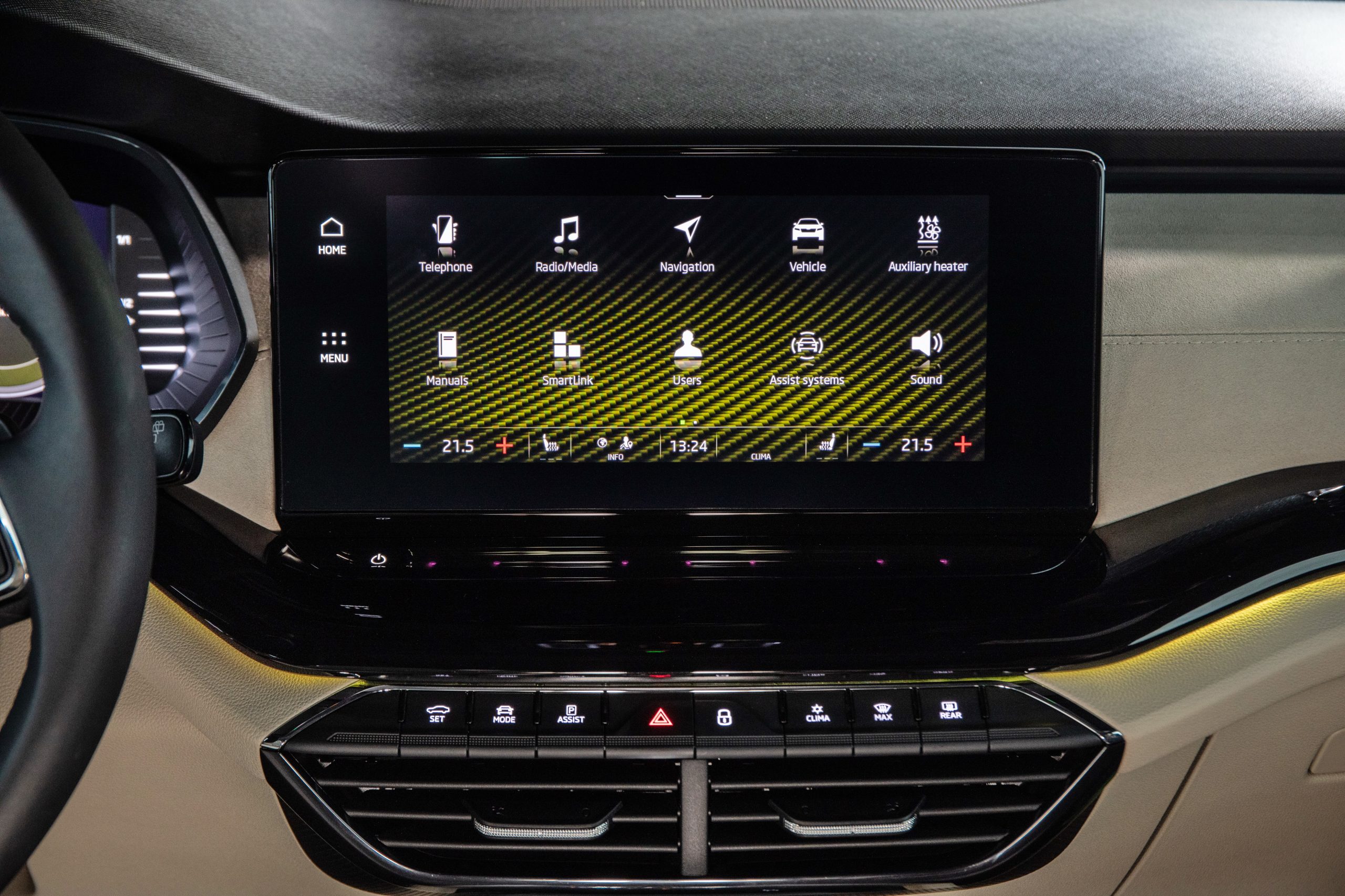 Digital technology: modern infotainment and supreme connectivity ...