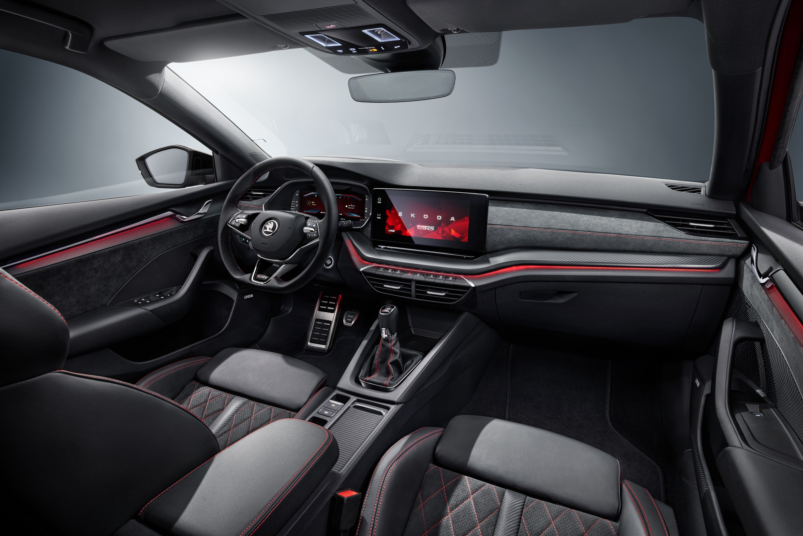 ŠKODA OCTAVIA RS: Sporty interior - Škoda Storyboard