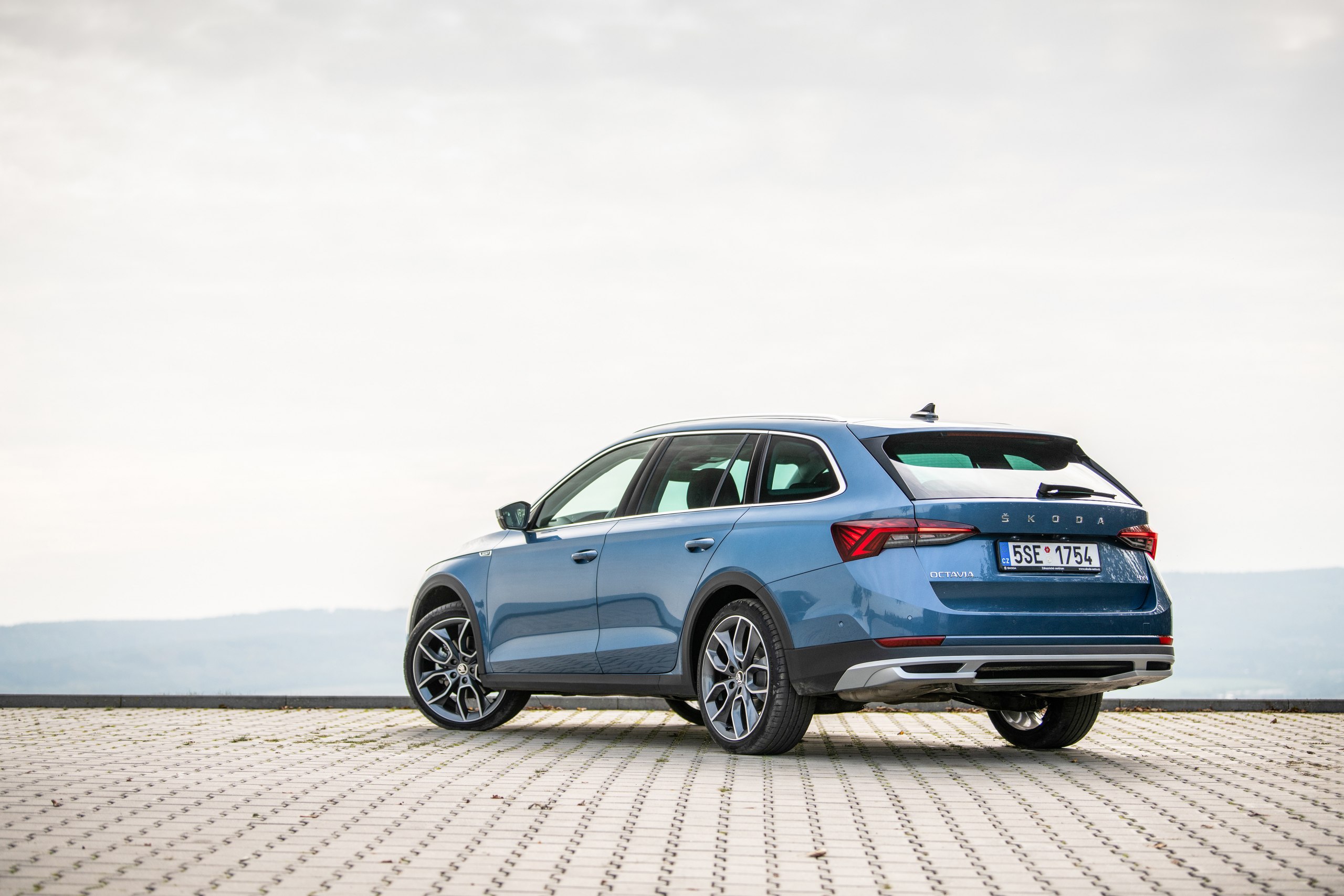 ŠKODA OCTAVIA SCOUT: Rugged design - Škoda Storyboard