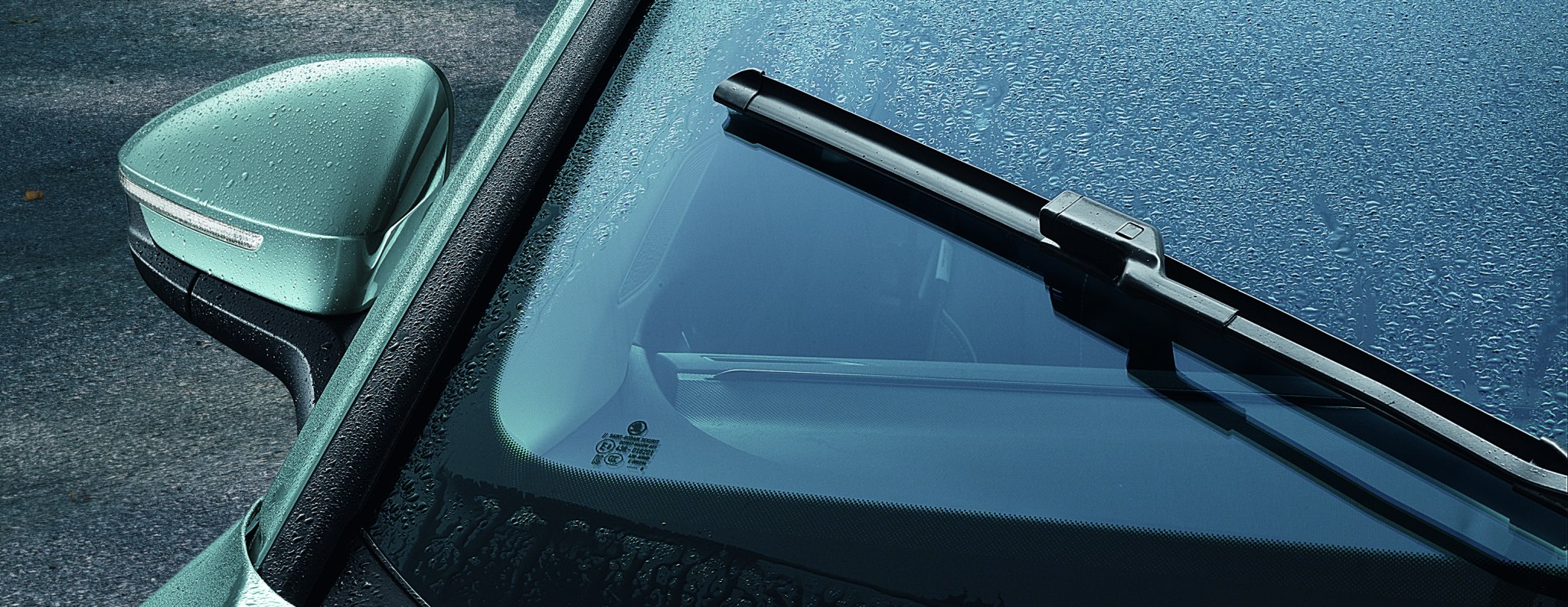 Tips & tricks: windscreen wipers and sprays deserve care - Škoda Storyboard