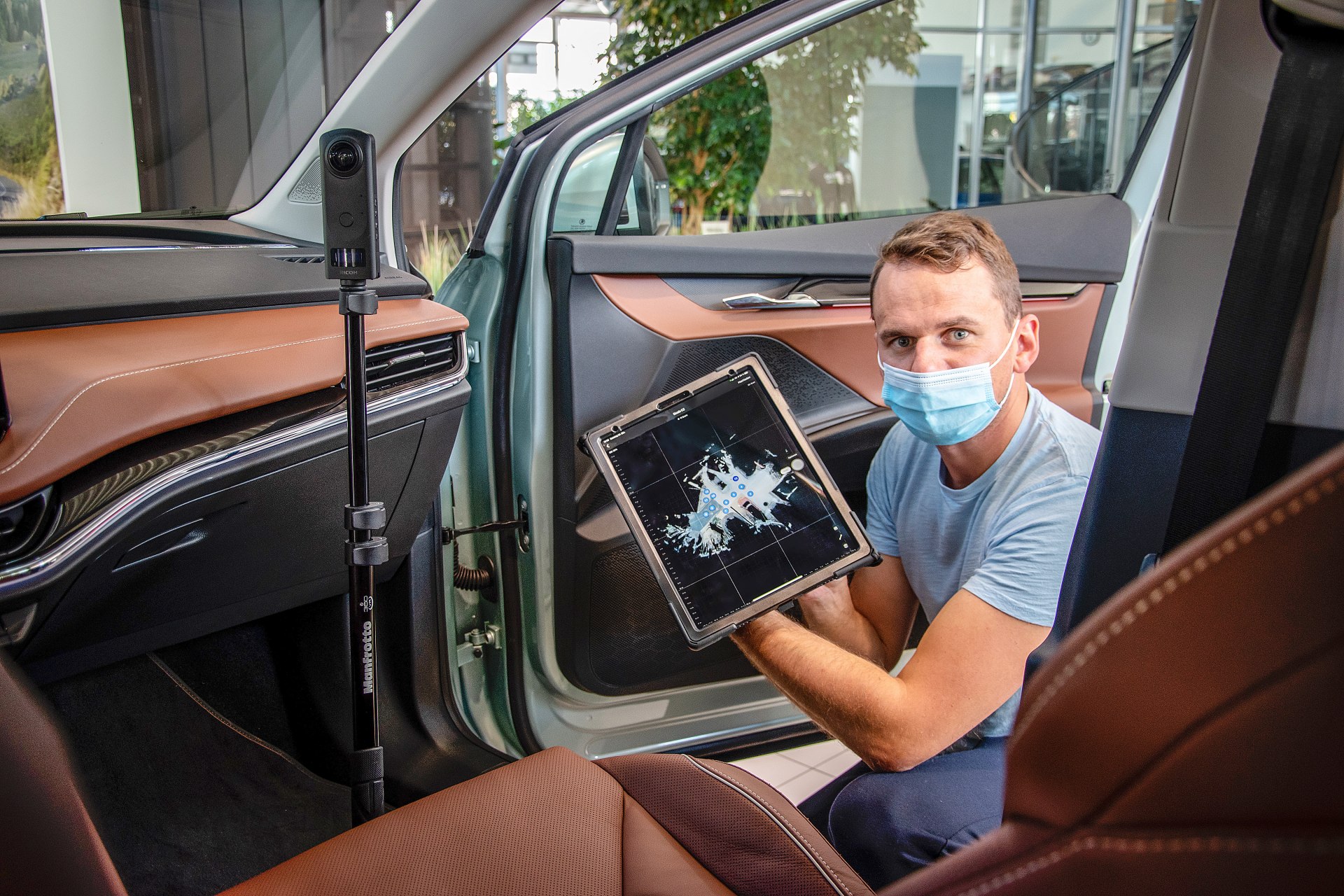 ŠKODA AUTO launches virtual showroom as pilot project - Škoda Storyboard