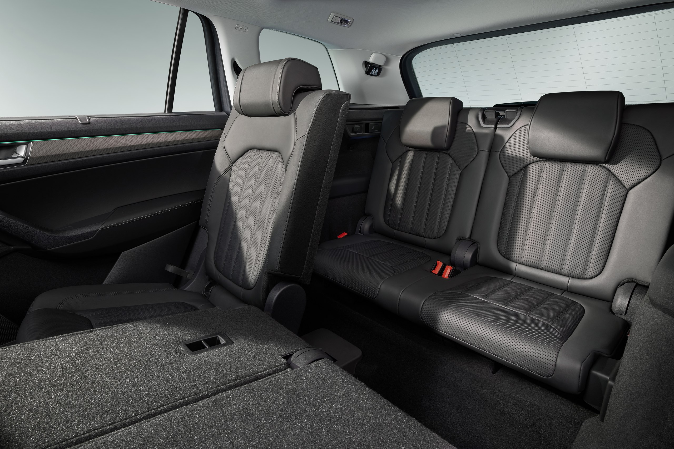 Interior: further comfort features take the interior to a new level ...