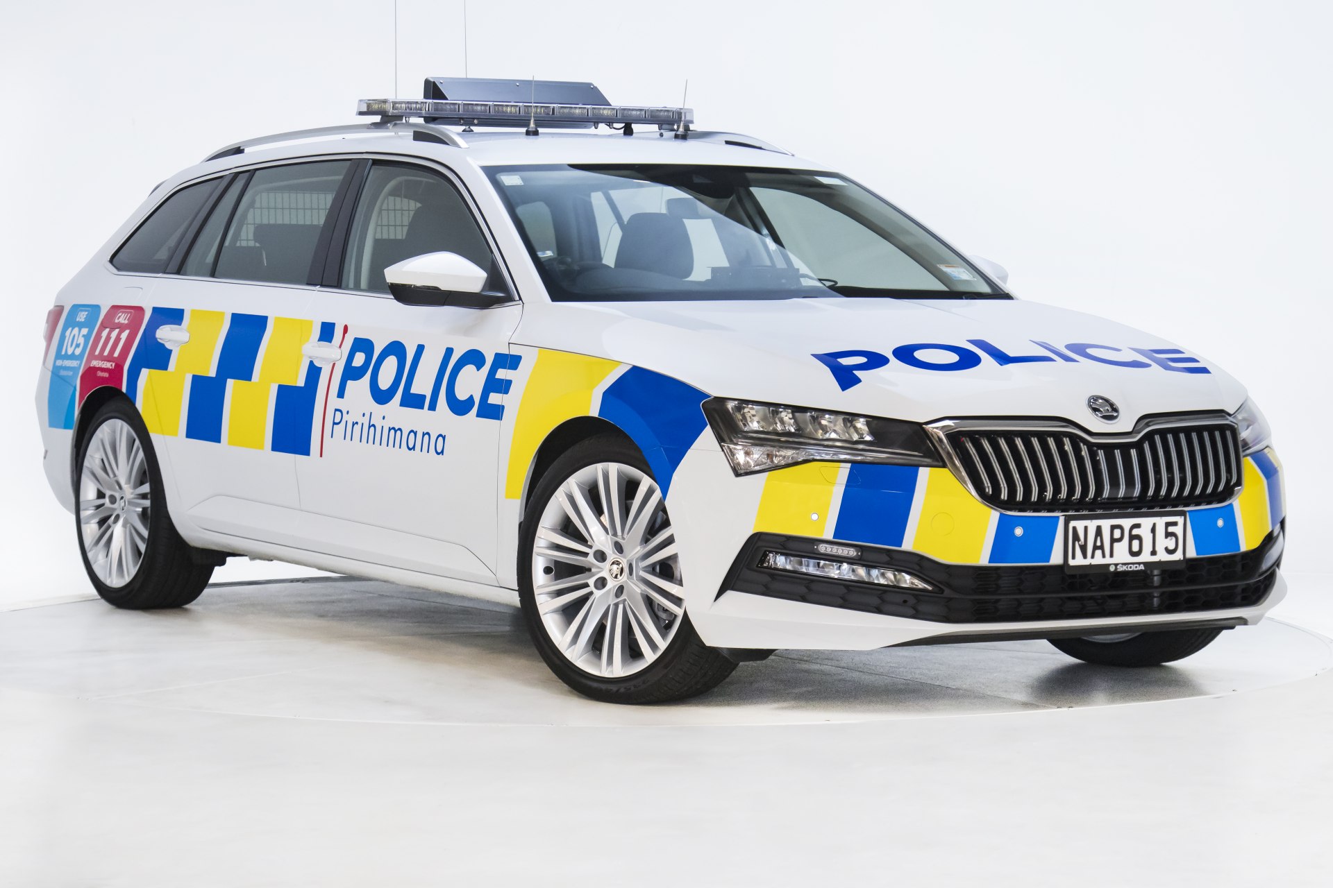 First ŠKODA SUPERB COMBI for New Zealand police force - Škoda Storyboard