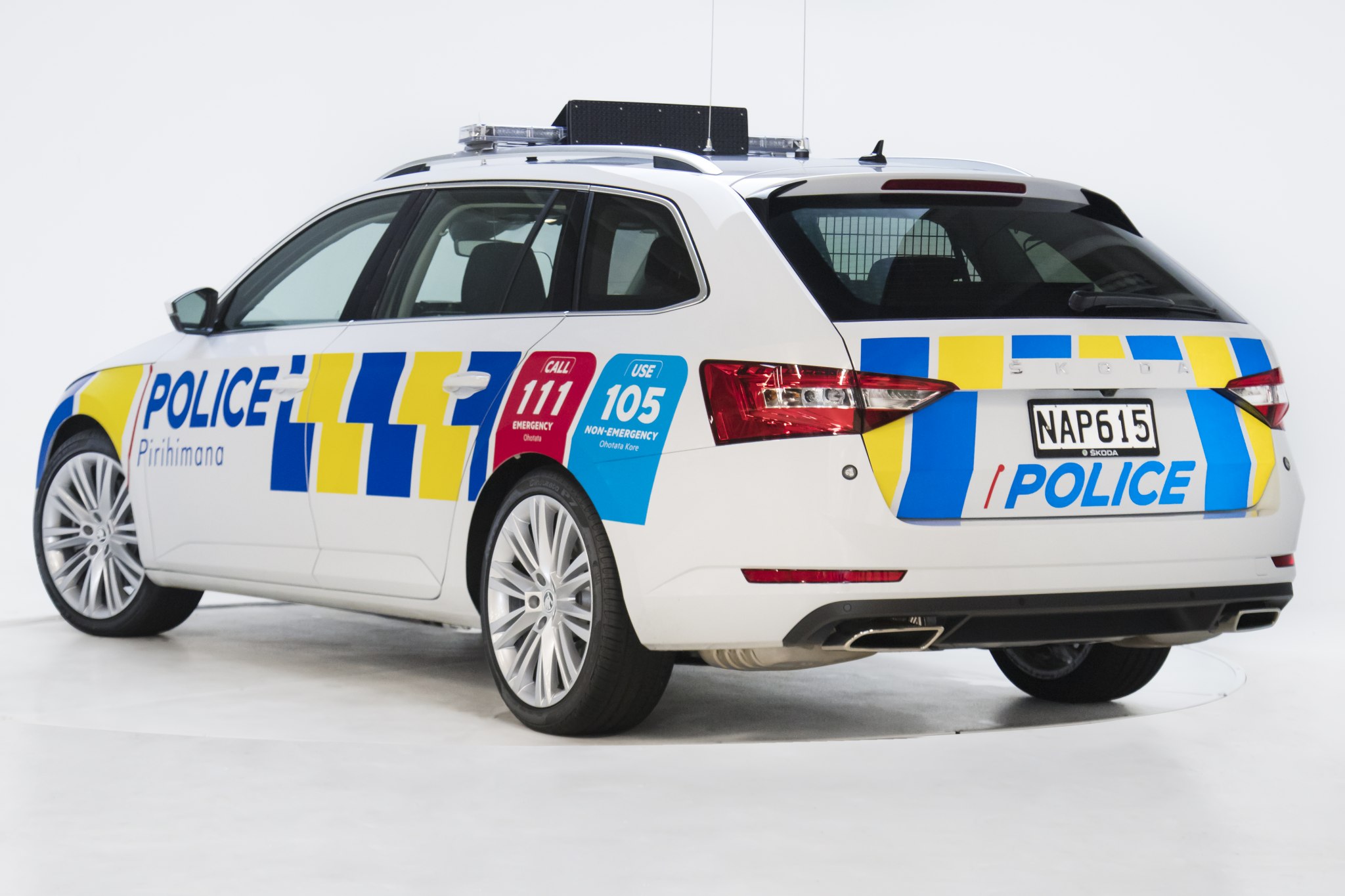 First ŠKODA SUPERB COMBI for New Zealand police force - Škoda Storyboard