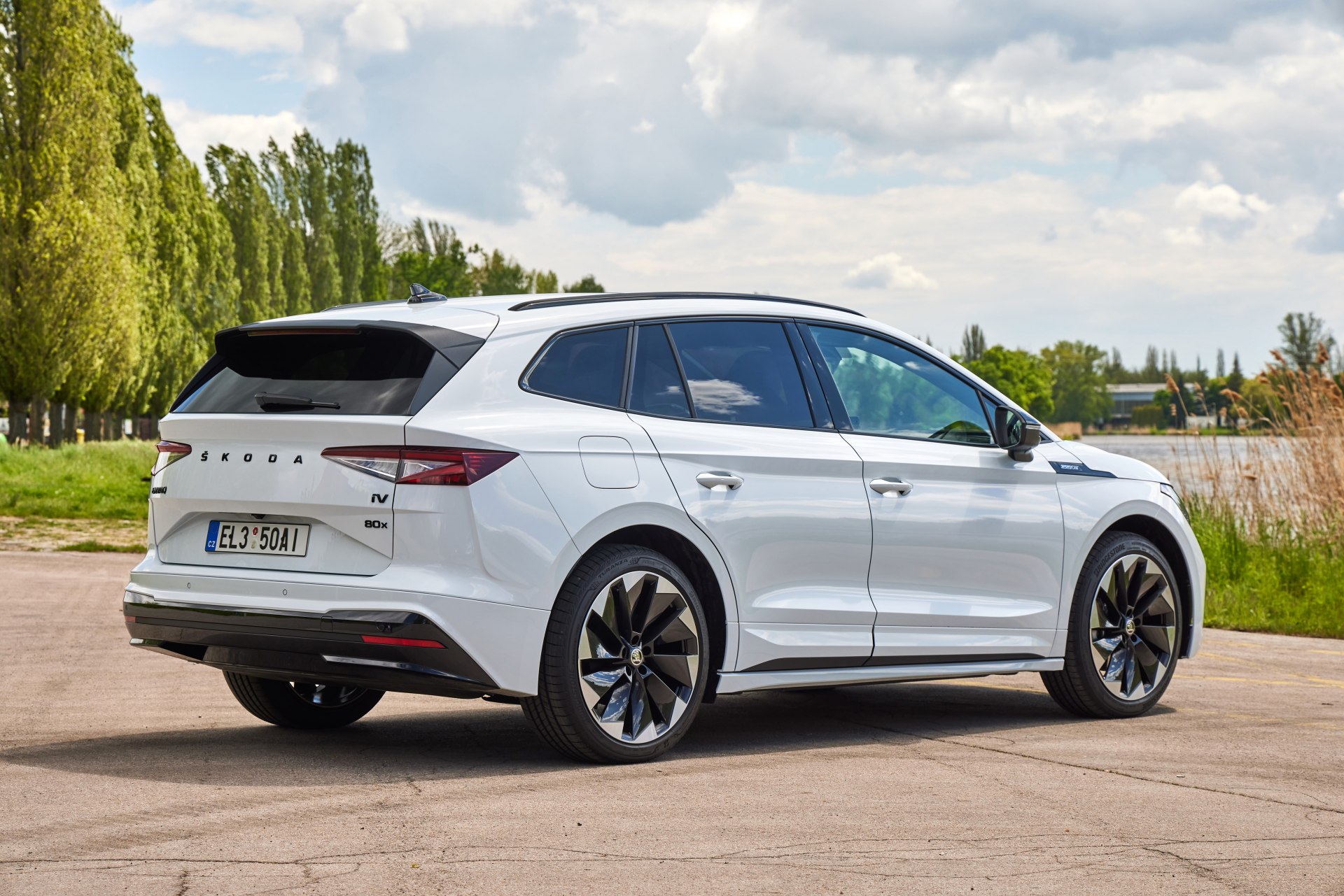 Skoda Enyaq Sportline Weiss