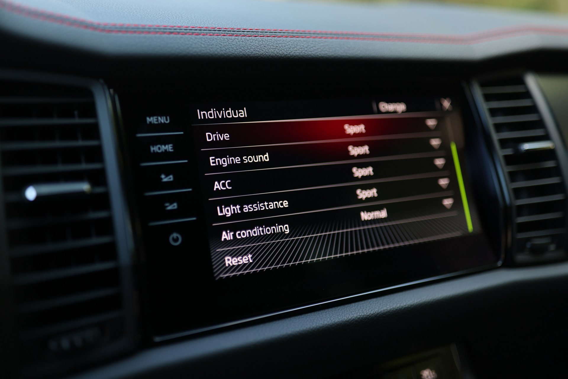 Connectivity: advanced, digital and customisable - Škoda Storyboard