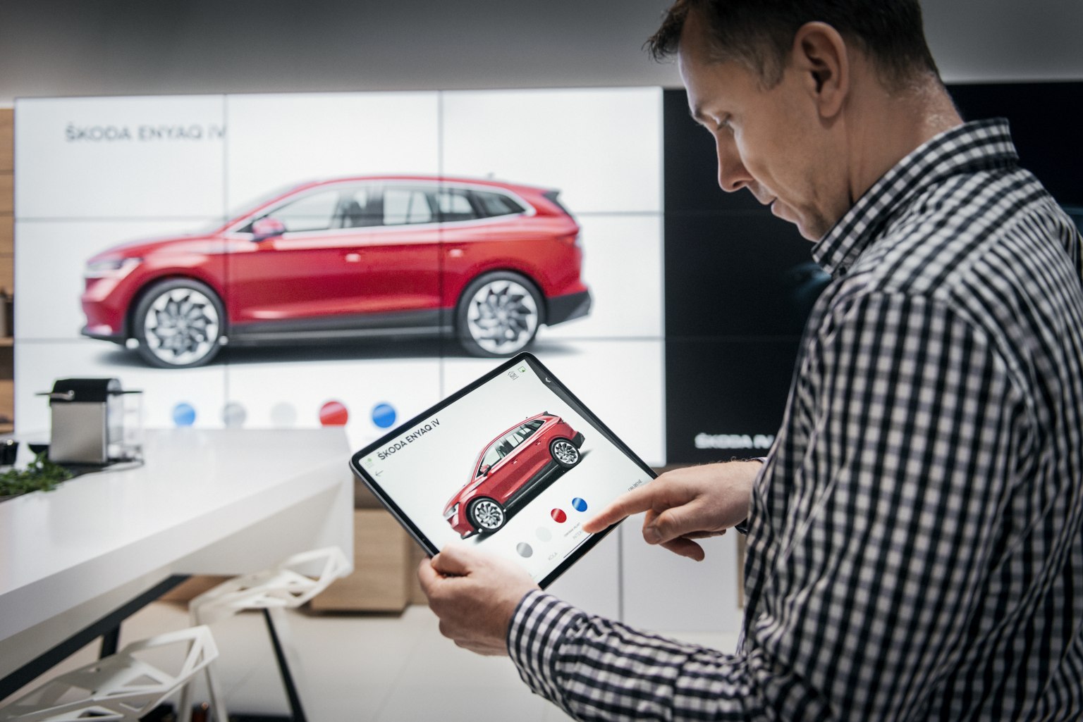 Showrooms go digital - Škoda Storyboard