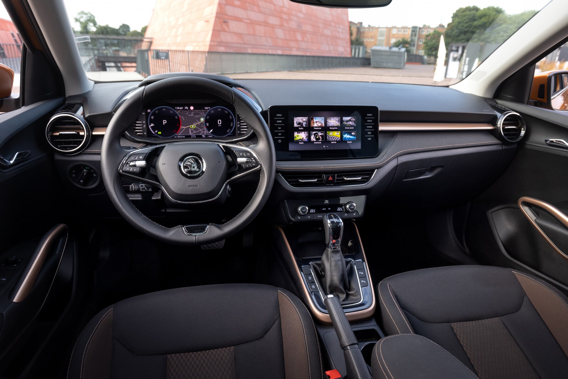 Connectivity: latest-generation infotainment systems are always online ...