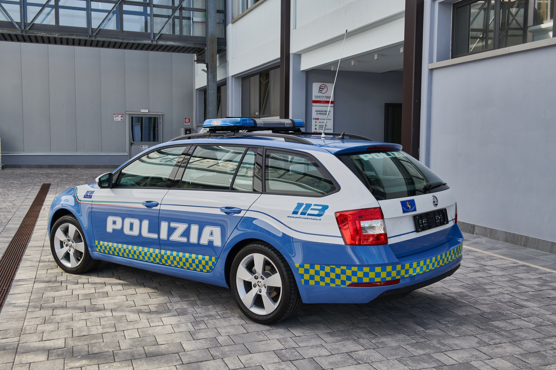 An Italian police OCTAVIA COMBI. - Škoda Storyboard