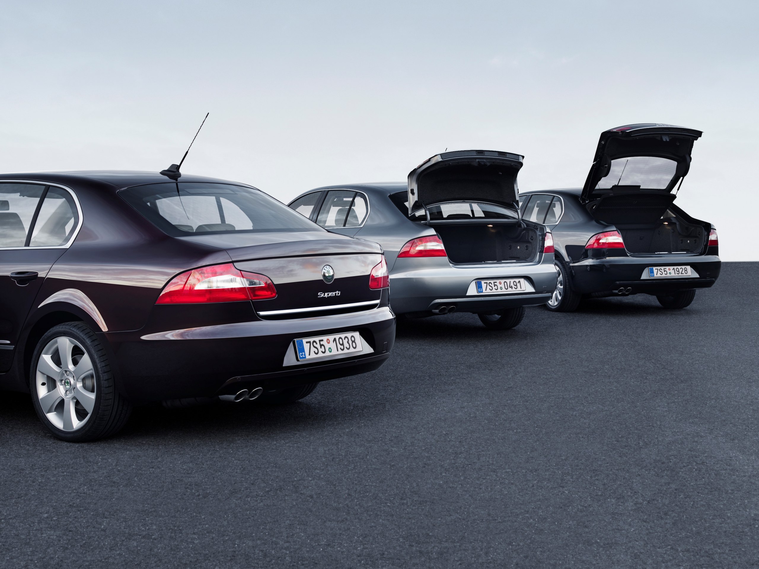 The flagship celebrates an anniversary: the first generation of the ...