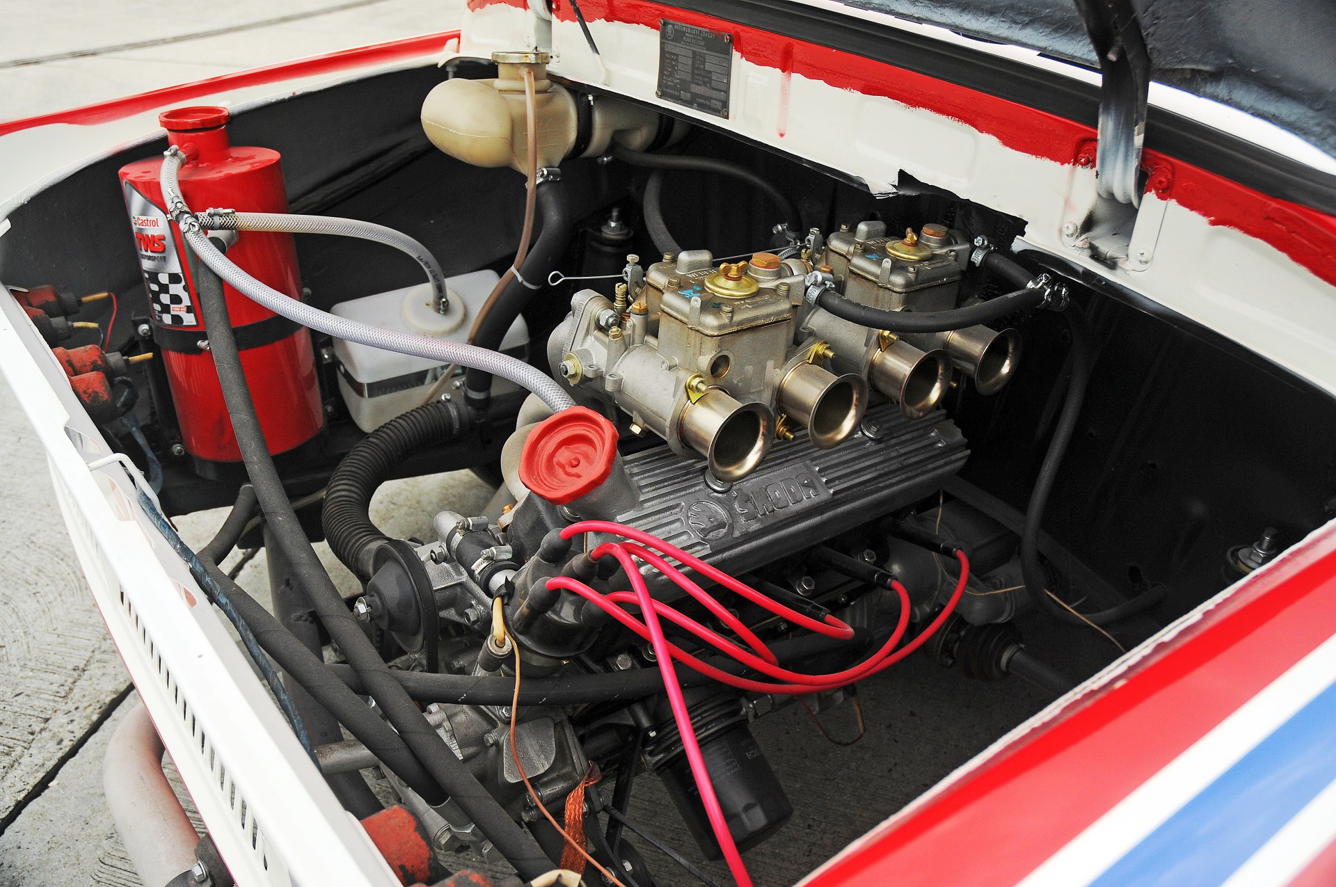 The aluminium four-cylinder engine delivered up to 140 hp (103 kW ...