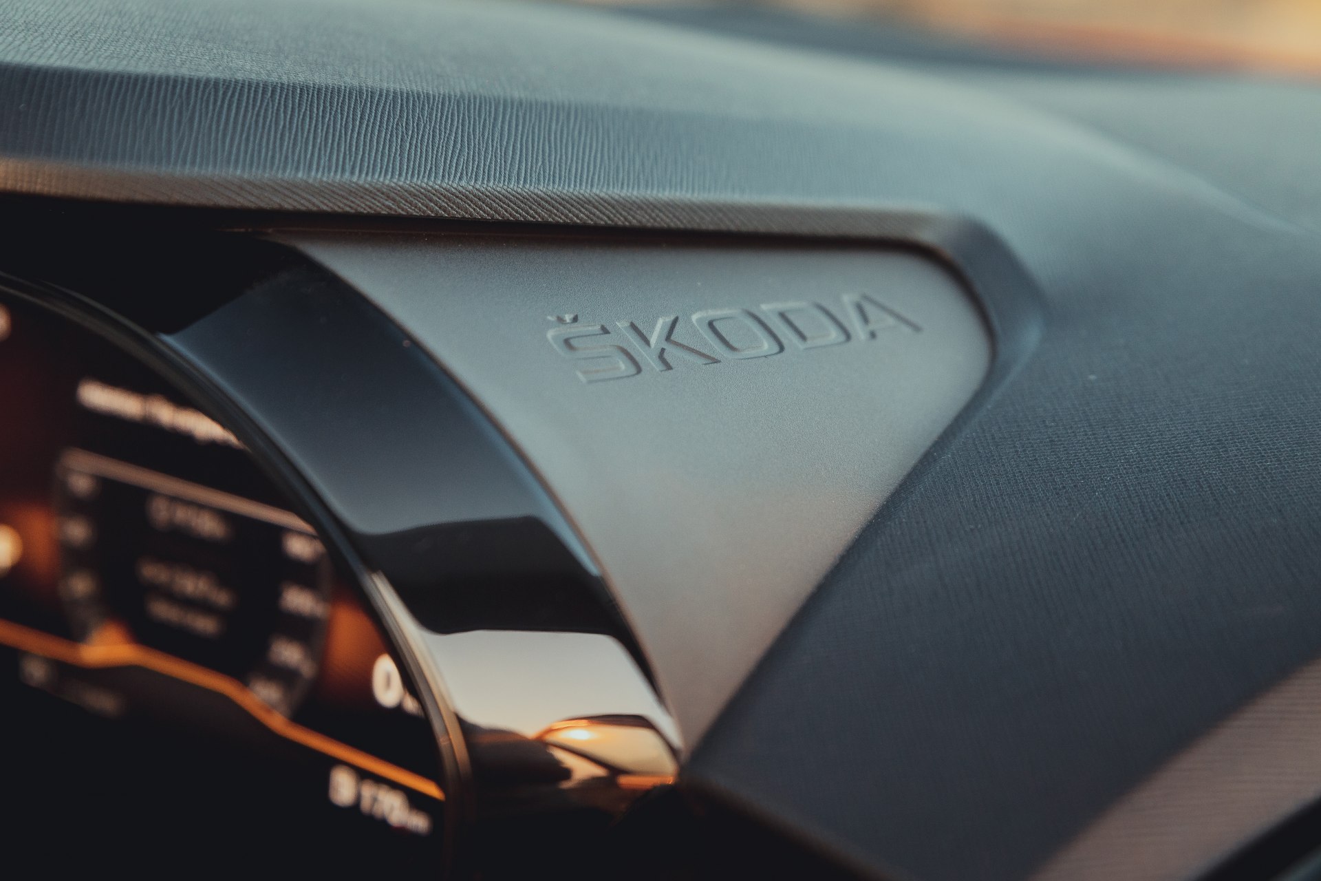 Interior: plenty of comfort and large infotainment screen - Škoda ...