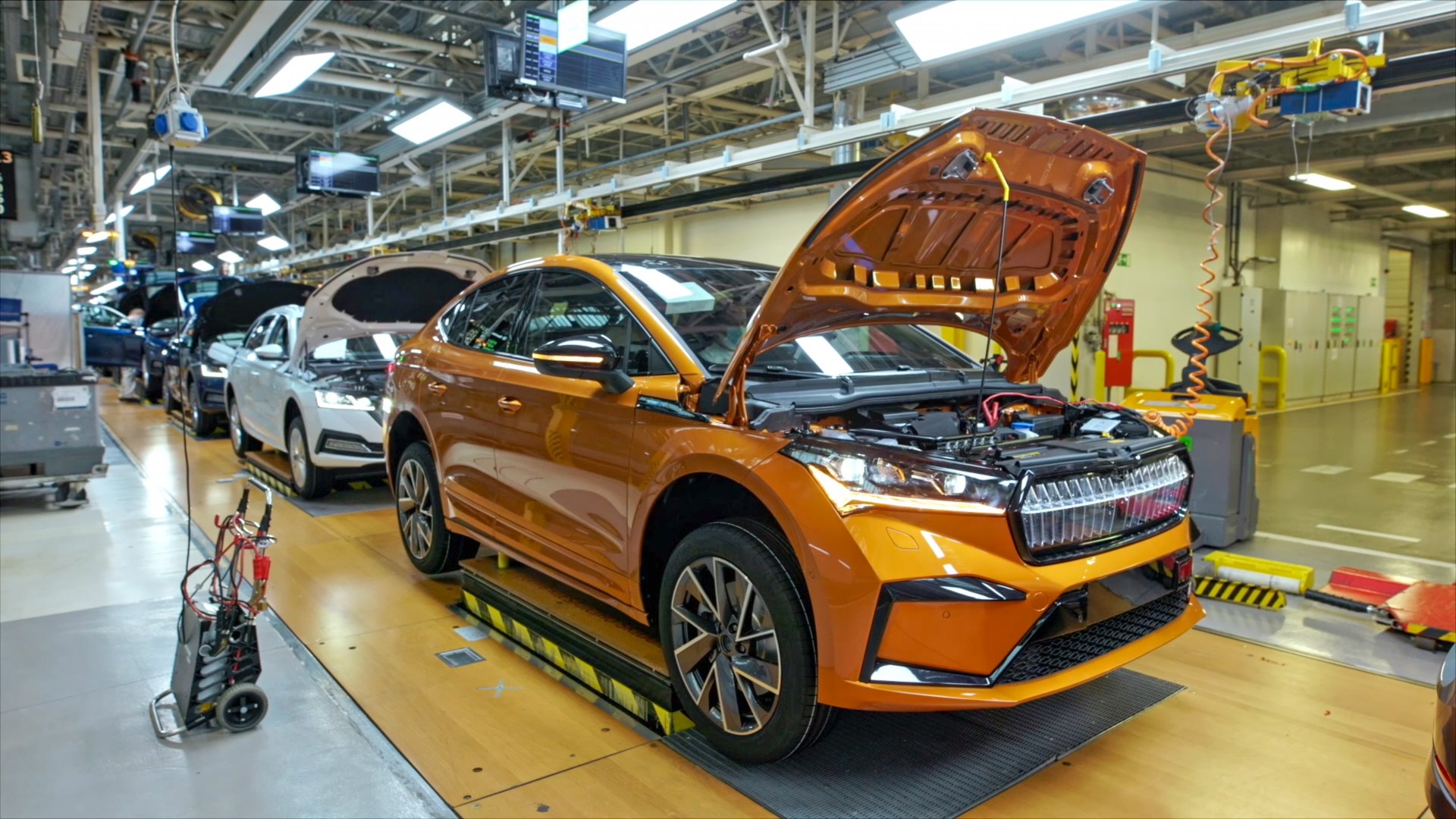 Before an electric car starts up for the first time - Škoda Storyboard