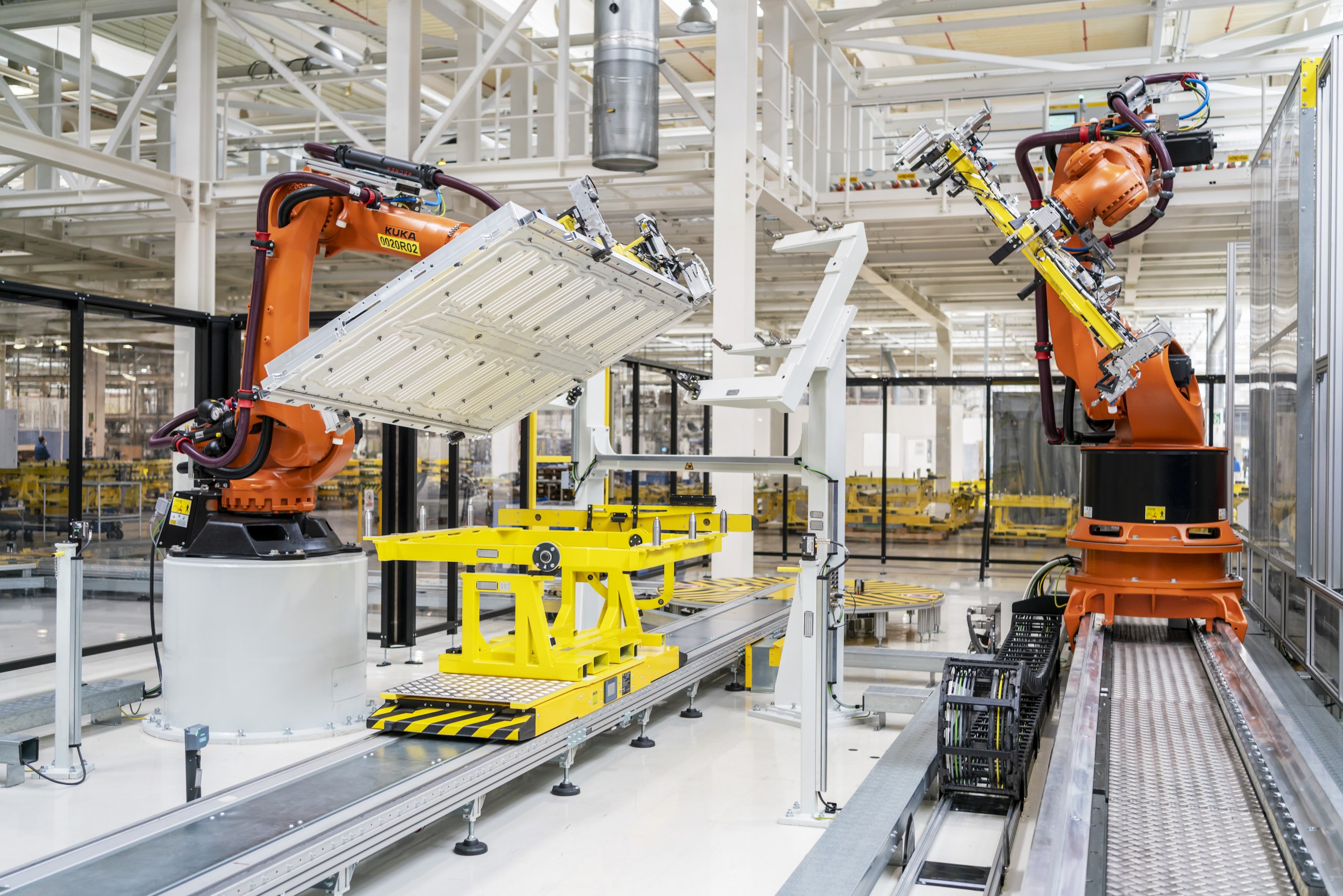 ŠKODA AUTO launches production of MEB battery systems at Mladá Boleslav ...