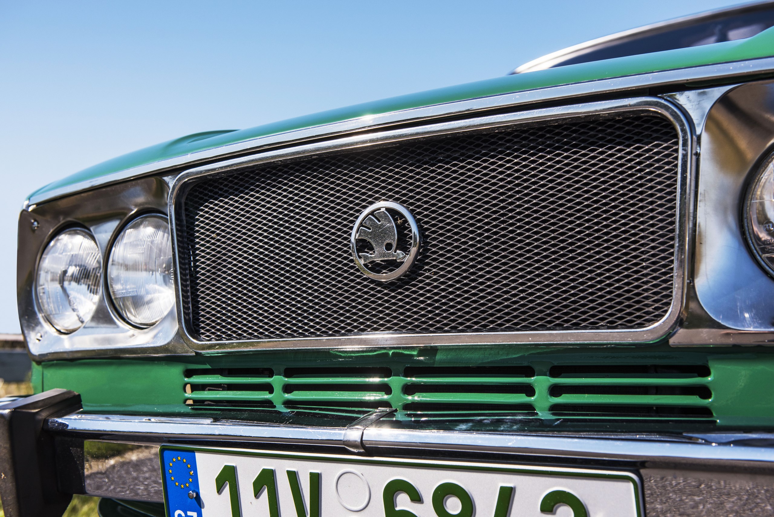 Four-light front with an array of stainless steel details - Škoda ...