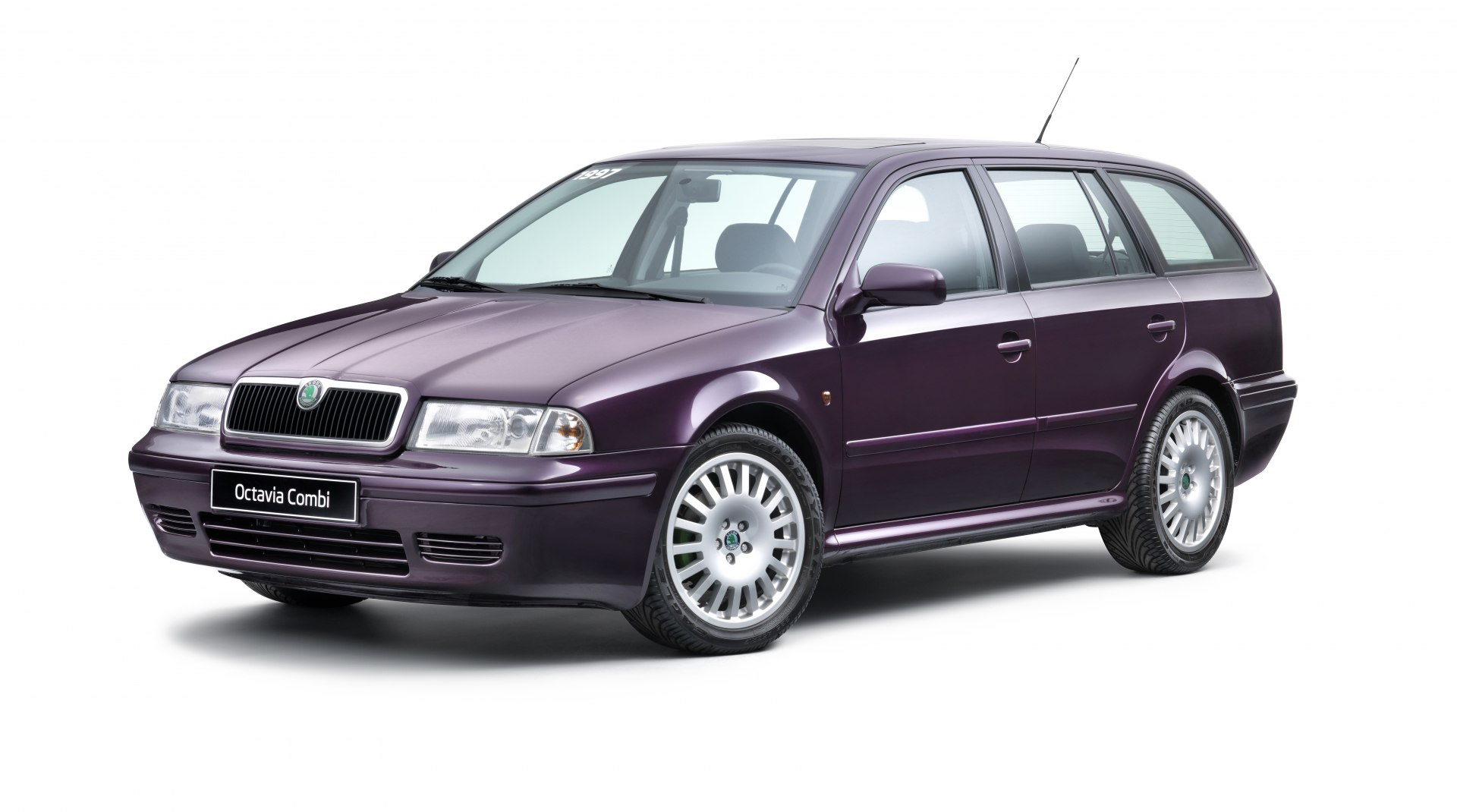 ŠKODA OCTAVIA COMBI: 25 years of its modern career - Škoda Storyboard