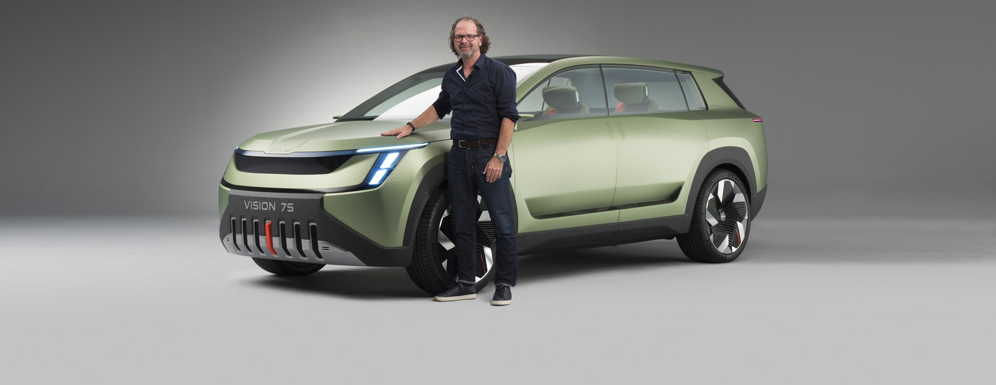 ŠKODA unveils its new logo, colours and future identity - Škoda Storyboard