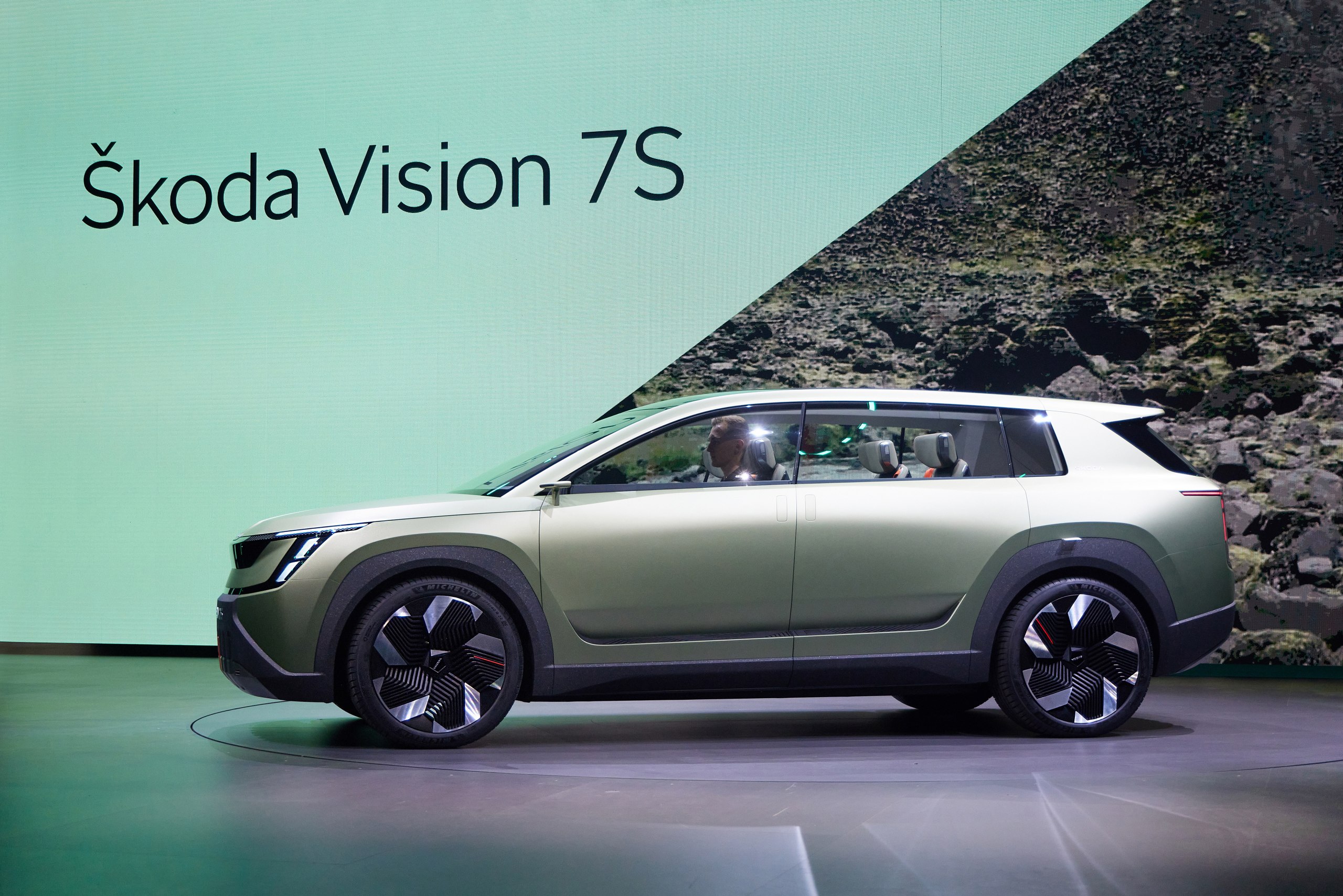 Stop. Reset. Start. How VISION 7S was designed - Škoda Storyboard