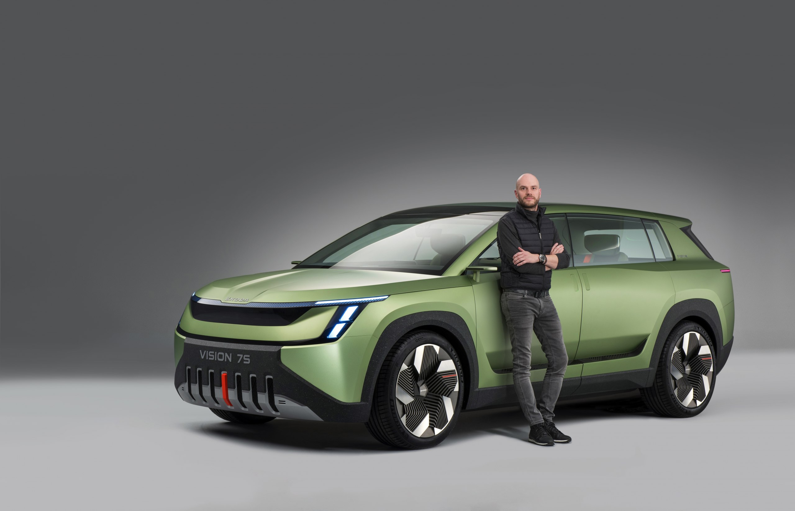 Head of interior design Peter Olah and the VISION 7S - Škoda Storyboard