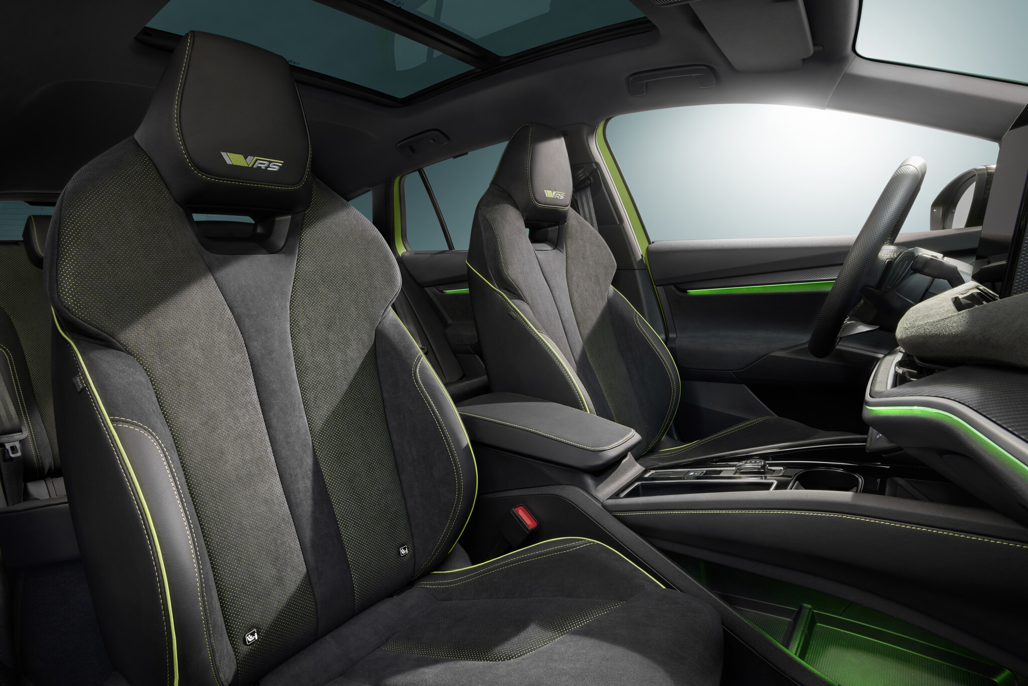 ŠKODA ENYAQ RS iV: Sustainability meets high-performance driving ...