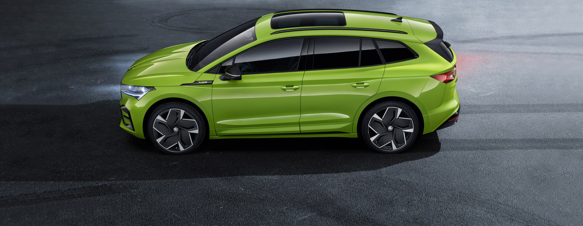 HIGH PERFORMANCE IN A PRACTICAL PACKAGE. THAT’S ENYAQ RS iV - Škoda ...