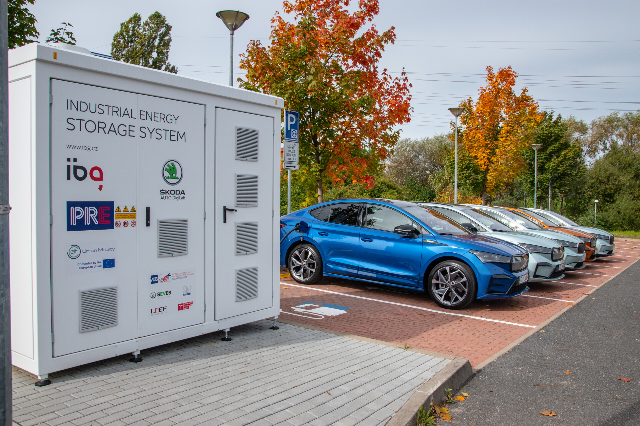 Batteries from prototypes for 12 electric cars - Škoda Storyboard