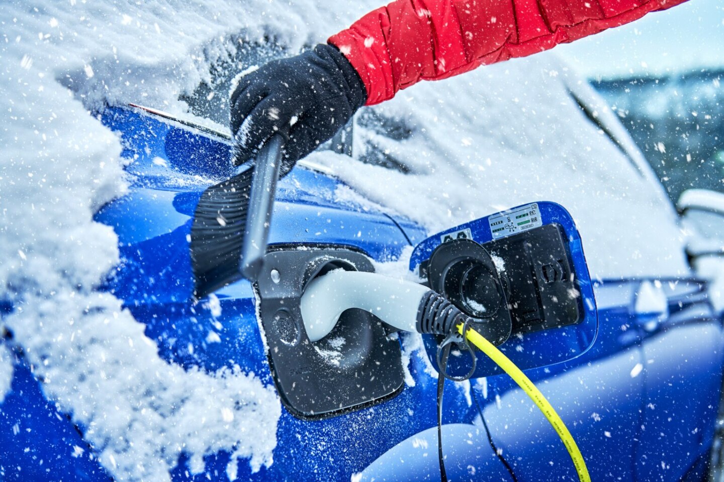 Sicher durch die dunkle Jahreszeit – so machen Sie Ihr Auto winterfest ...