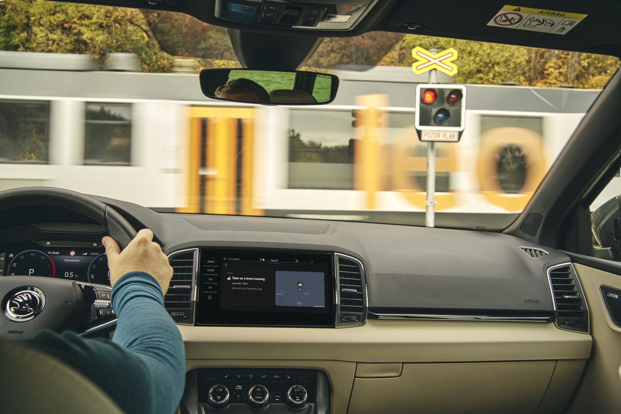Safer on the road: ŠKODA tests train warnings in the Traffication ... Safer on the road: ŠKODA tests train warnings in the Traffication ...