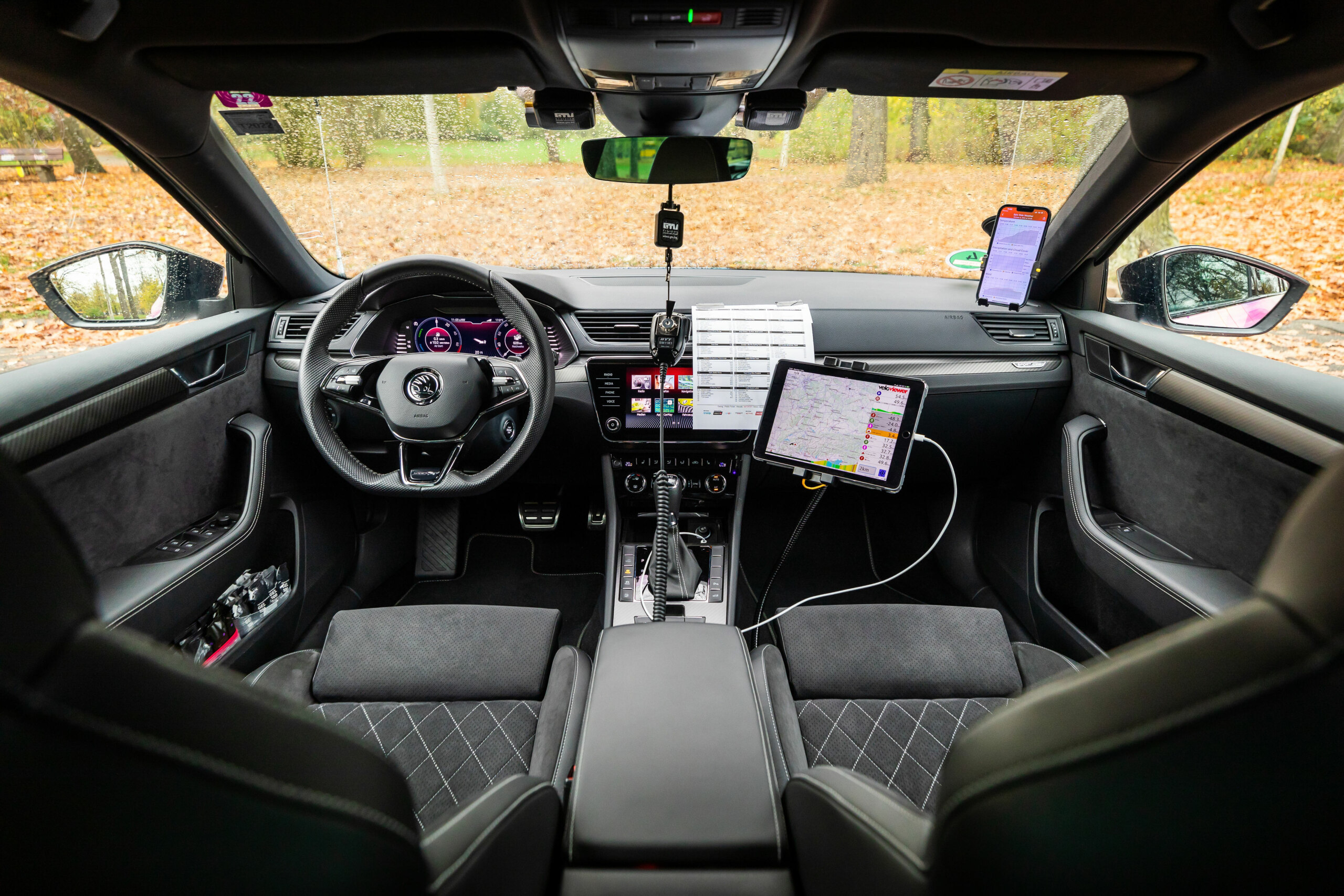 ŠKODA SUPERB COMBI IV: RACE SUPPORT FOR CYCLISTS - Škoda Storyboard