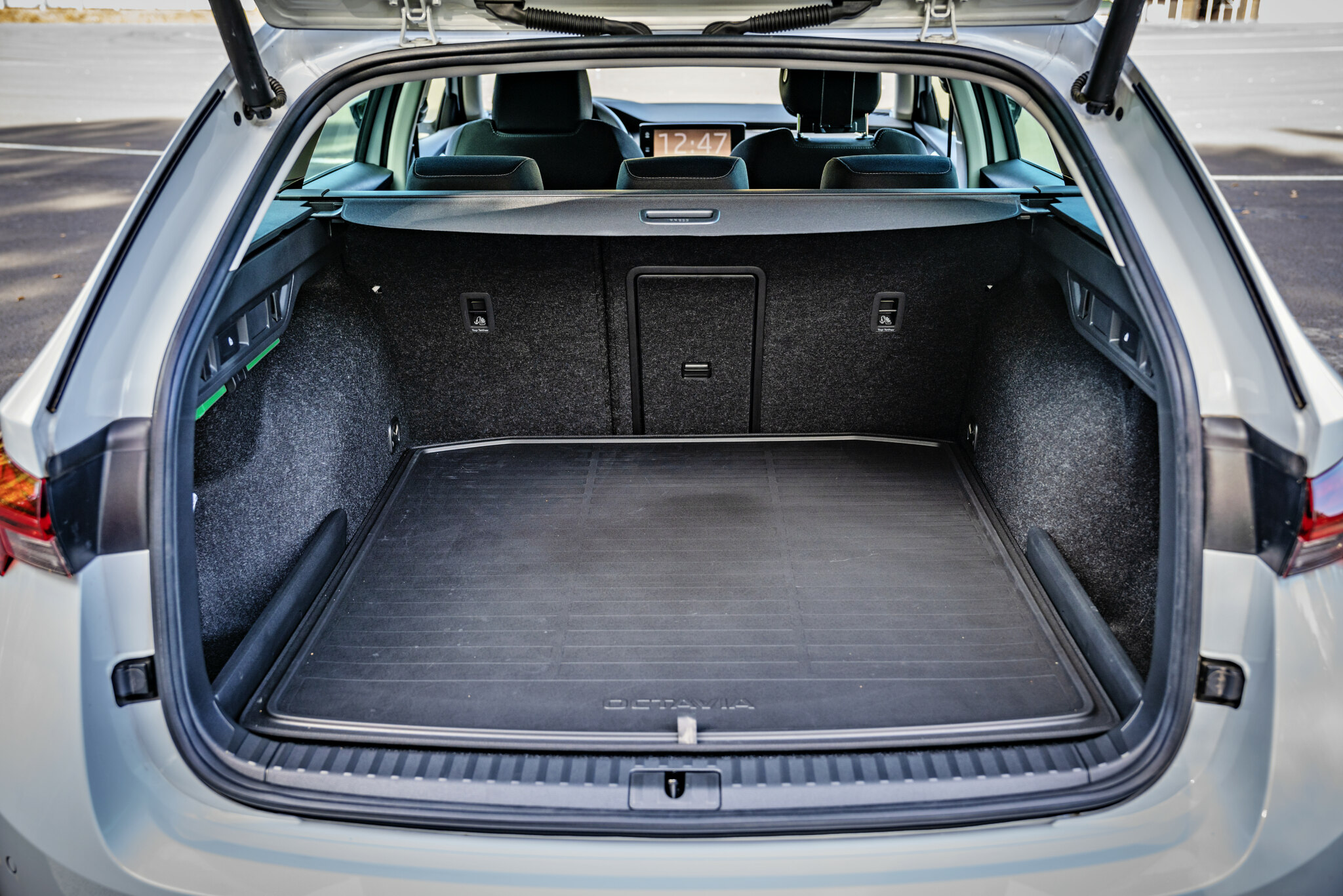 Fourth-generation Škoda Octavia Combi (2019) - Škoda Storyboard